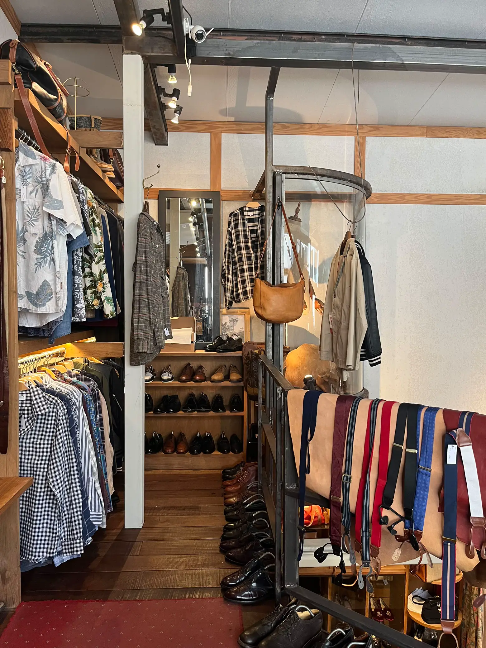 🌴 TOUR : ส่องแฟชั่นญี่ปุ่นวินเทจที่ unFASHIONED ร้านมีคาเฟ่ด้วย | แกล ...