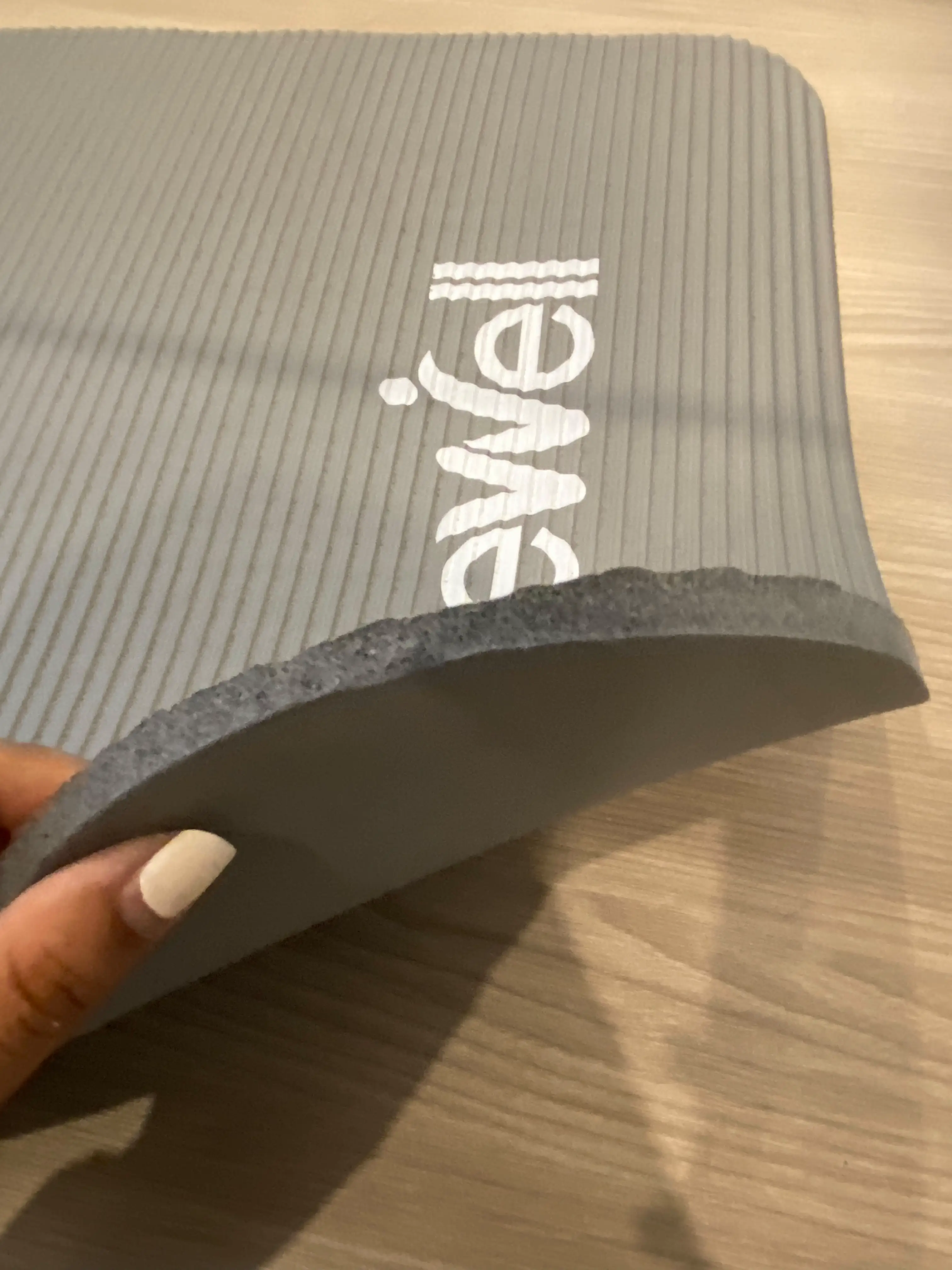 เสื่อโยคะ Bewell ถูกและดี 💪🏽 | แกลเลอรีที่โพสต์โดย อิ่มมาก | Lemon8