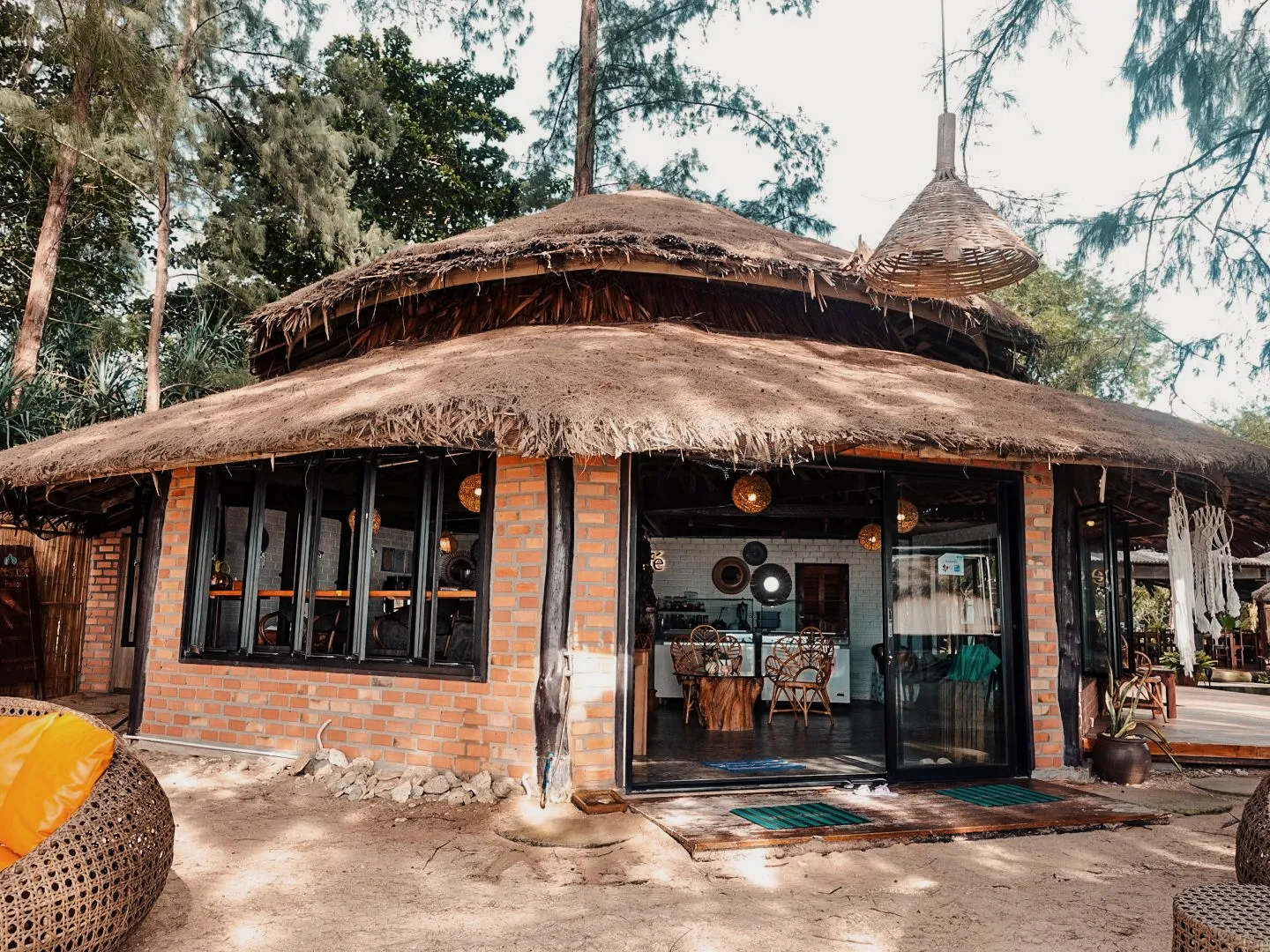 Escape Cafe' คาเฟ่ลับบนเกาะลันตา | แกลเลอรีที่โพสต์โดย LADY FANG 🍋 | Lemon8