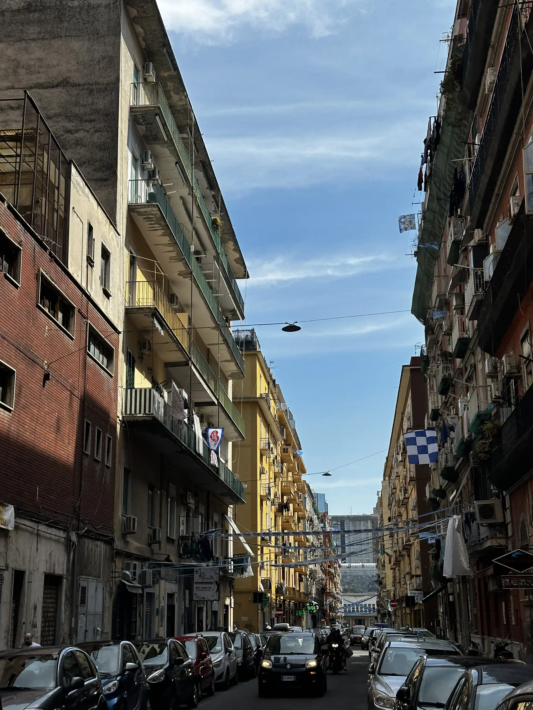 กินพิซซ่าแท้ๆ ที่บ้านเกิดของ 🍕🇮🇹 Naples | แกลเลอรีที่โพสต์โดย Hunny💛 ...
