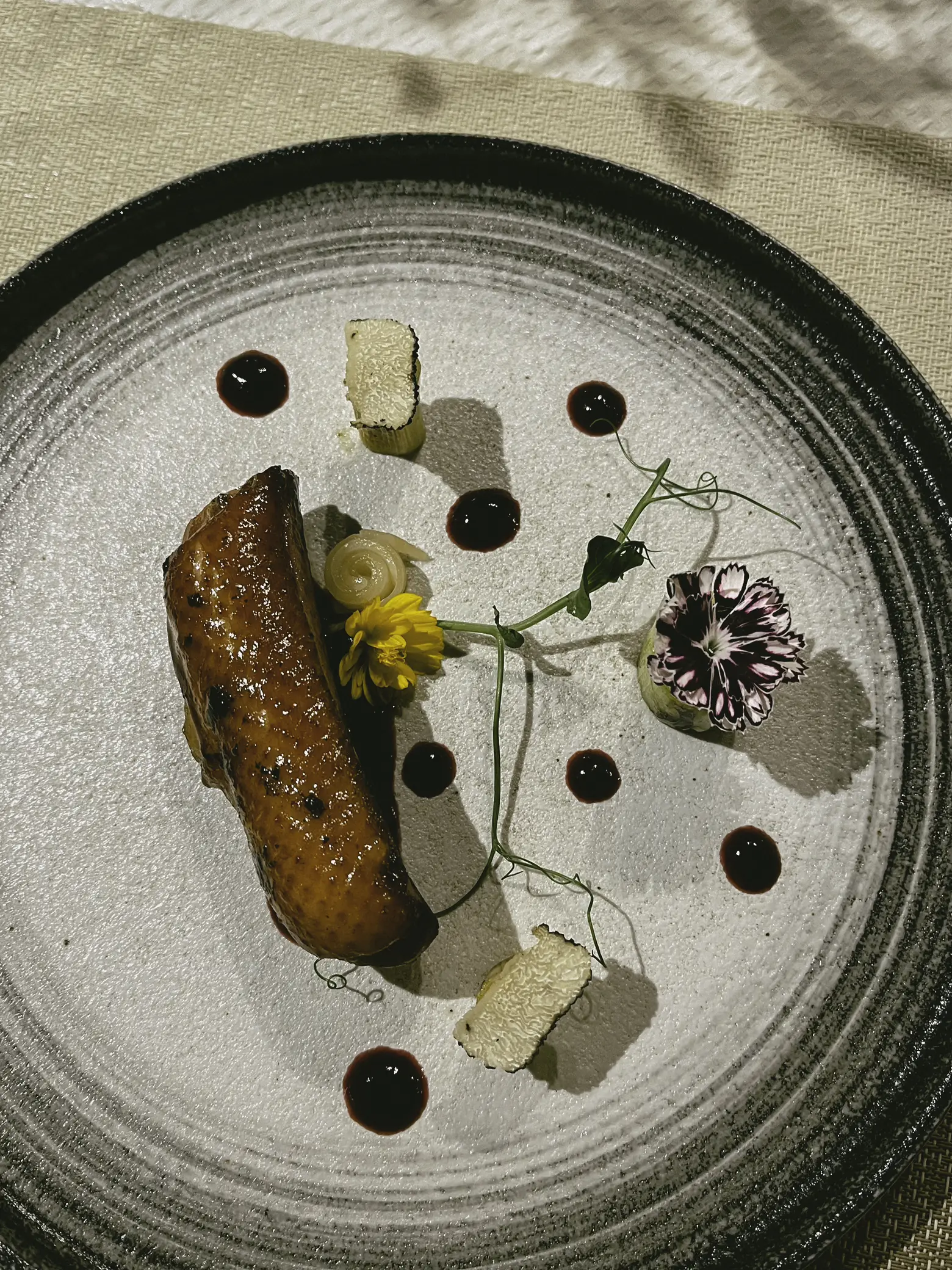 พาทาน Fine Dining ในร้านที่บรรยากาศสุดโฮมมี่!🥂🥙 | แกลเลอรีที่โพสต์โดย ISAYWORK | Lemon8