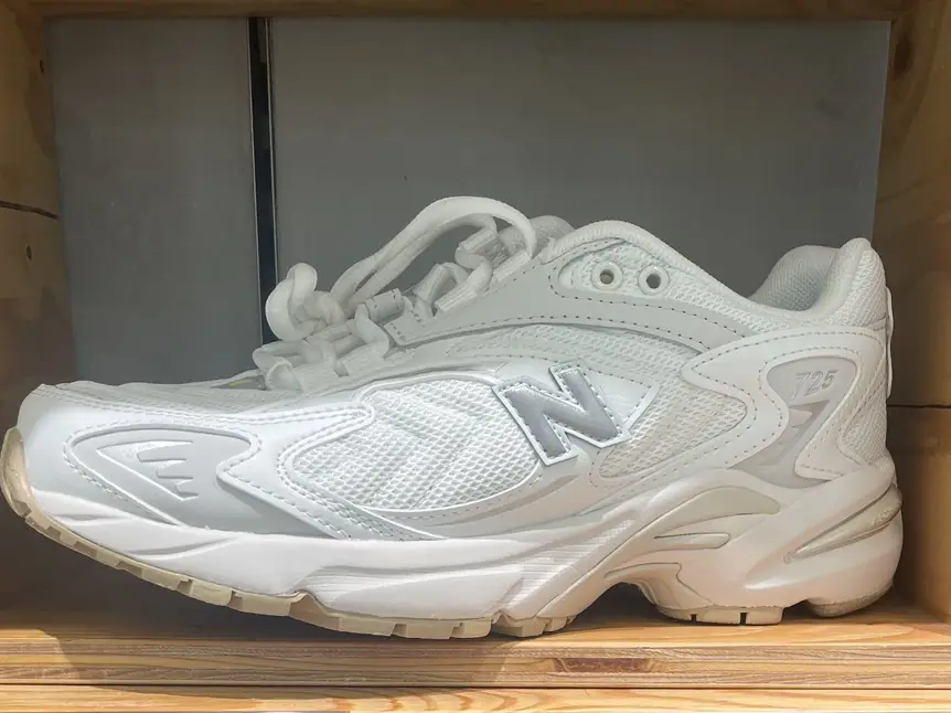 New Balance 725 | แกลเลอรีที่โพสต์โดย 🌼Kh😊😴n-Kaew👯 | Lemon8