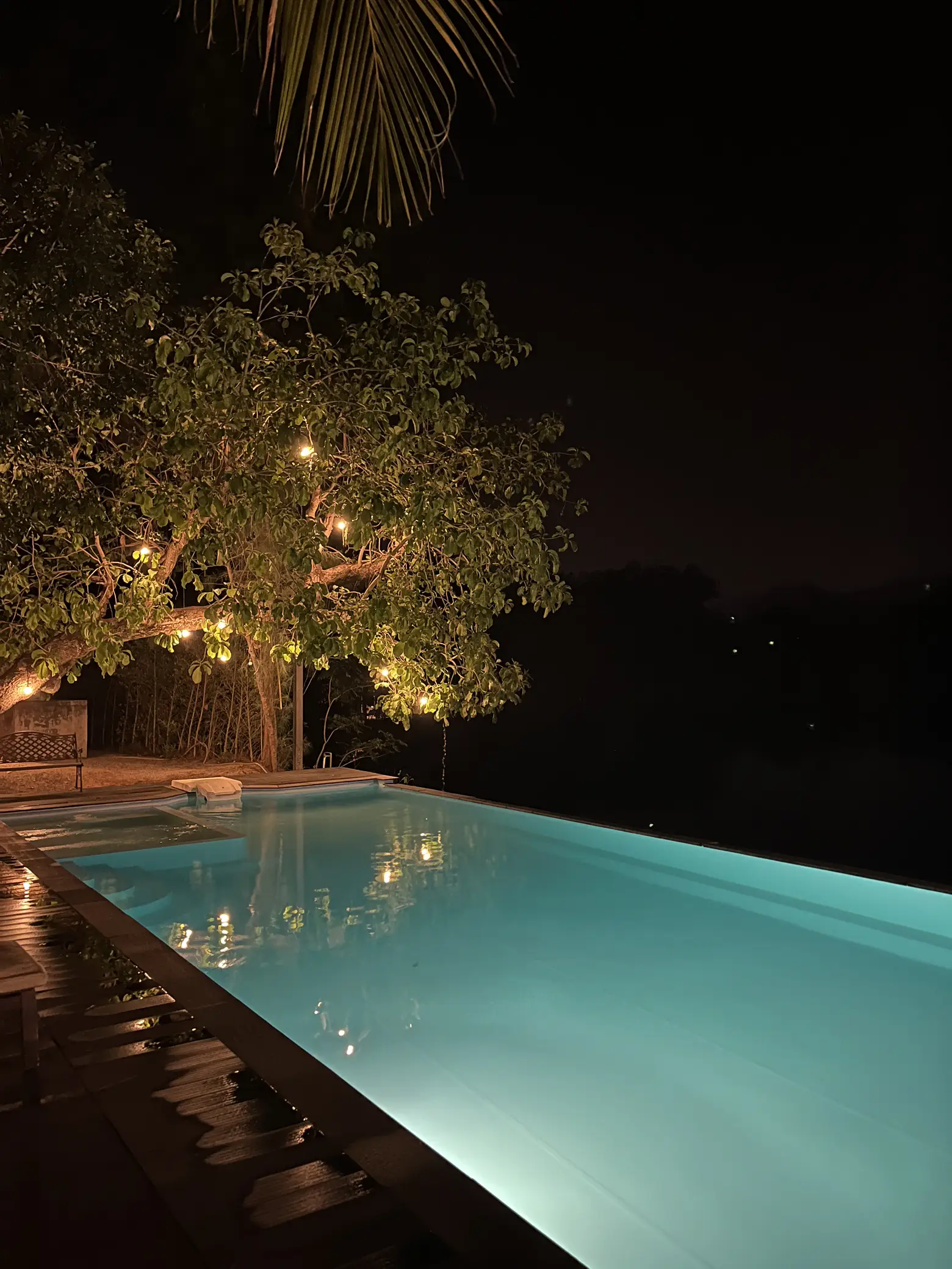 พักผ่อนวิวทะเลสาบใกล้กรุงเทพ | Inlaya Ratchaburi⛰️ | แกลเลอรีที่โพสต์ ...