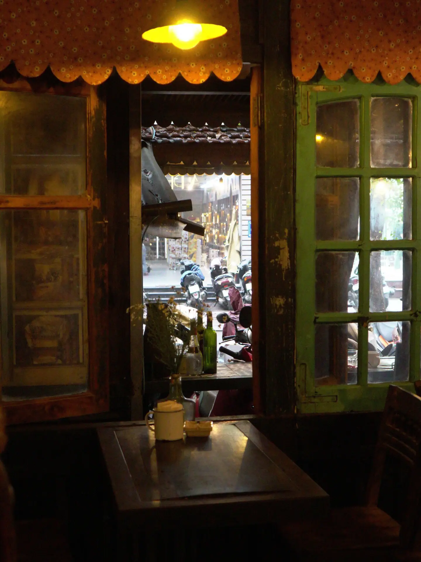 CAFE TRỊNH | Bộ sưu tập do HaNoi With Luc đăng | Lemon8