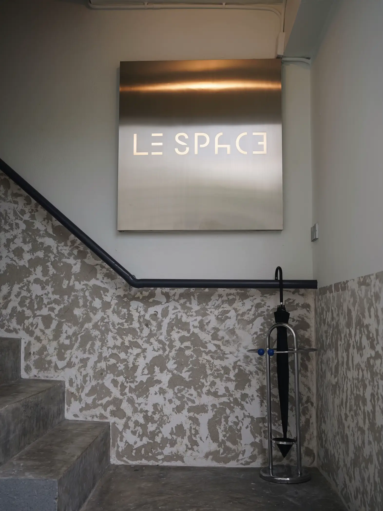 Le space cafe คาเฟ่vibe ดีเป็นสตูดิโอเฟอร์นิเจอร์ด้วย | แกลเลอรีที่โพสต์โดย seenamz | Lemon8