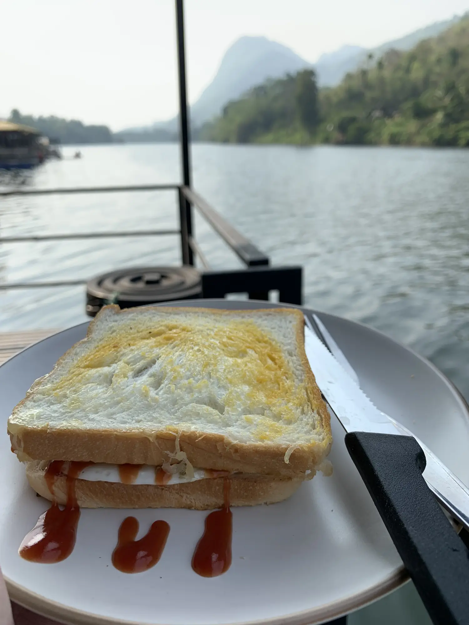 ชวนเที่ยวกาญนอนริมน้ำดูพระอาทิตย์ตก🌤 | แกลเลอรีที่โพสต์โดย K_mimo.wn ...