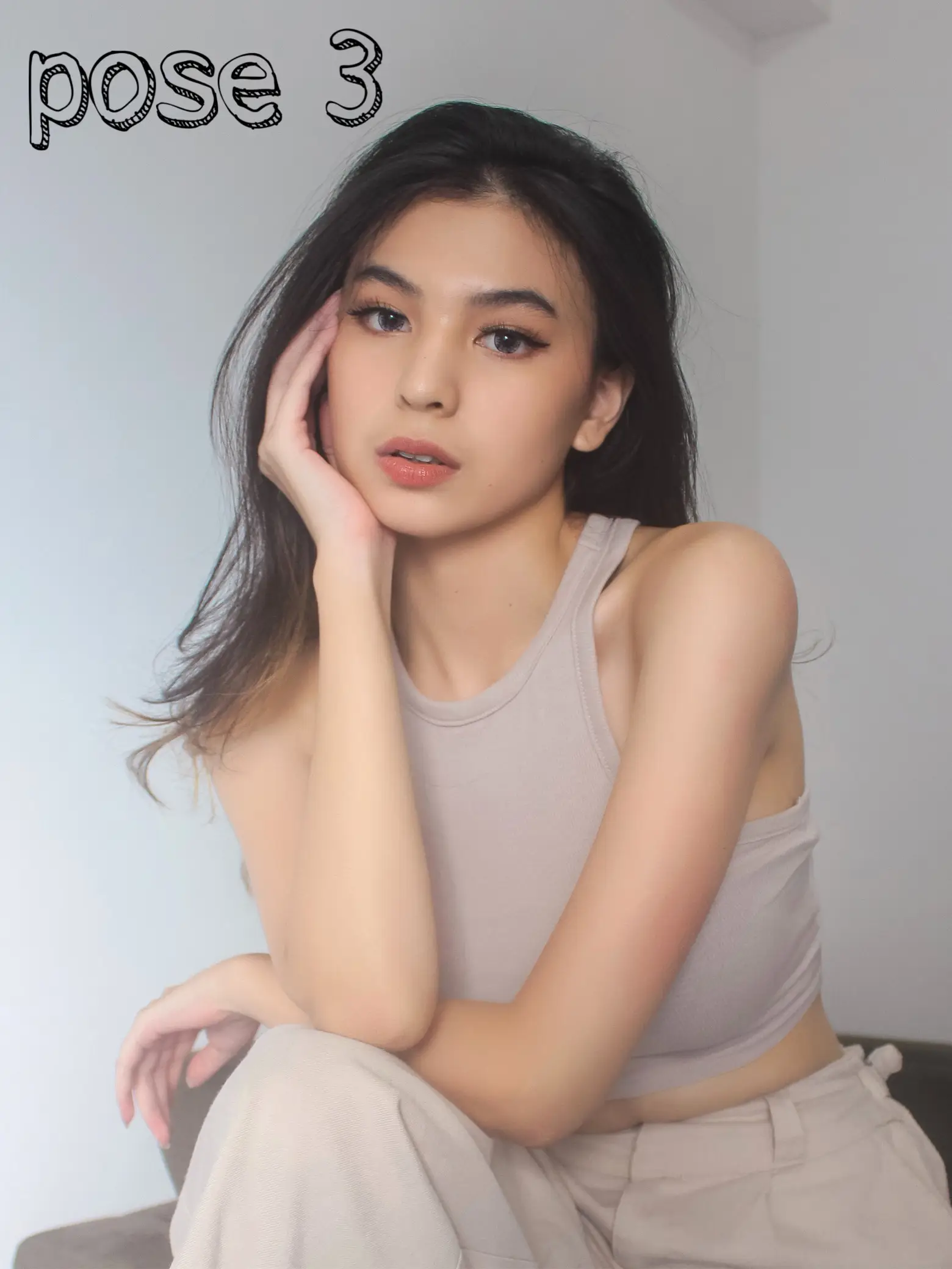 TUTORIAL POSE FOTO DI RUMAH 📸 | Galeri diposting oleh Caren | Lemon8