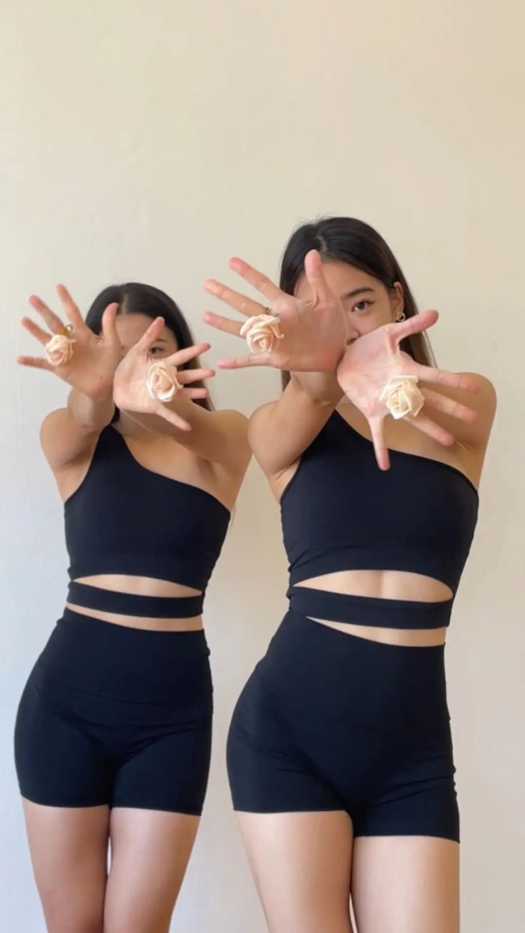 🌸JISOO’s FLOWER 🌸 dance cover | วิดีโอที่เผยแพร่โดย FLOE ACTIVE | Lemon8