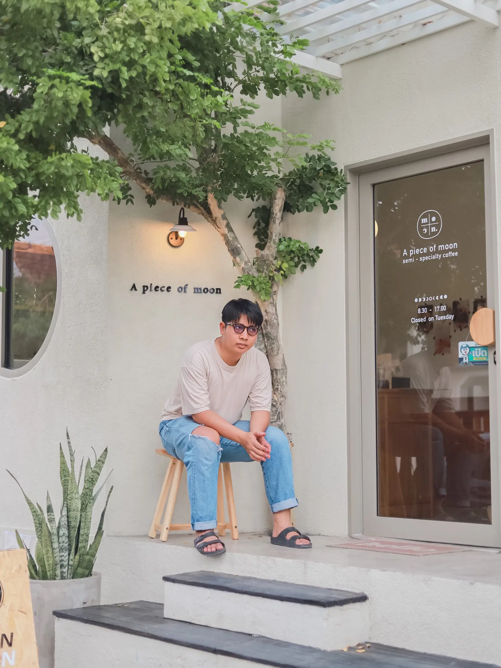 คาเฟ่สุดมินิมอล ย่านลำลูกกาคลอง3 | แกลเลอรีที่โพสต์โดย Pimdeed | Lemon8