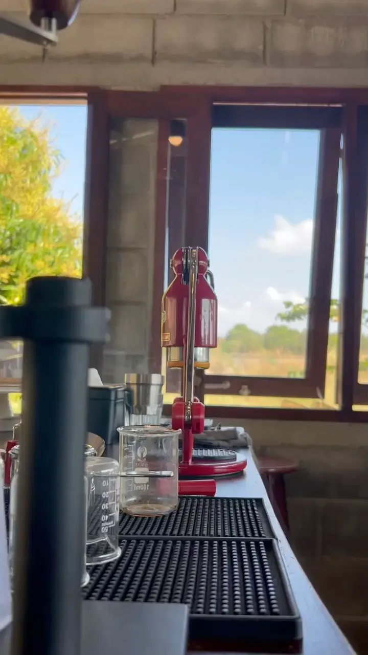 Robot Manual Espresso #165slow | วิดีโอที่เผยแพร่โดย ๑๖๕slowbar | Lemon8