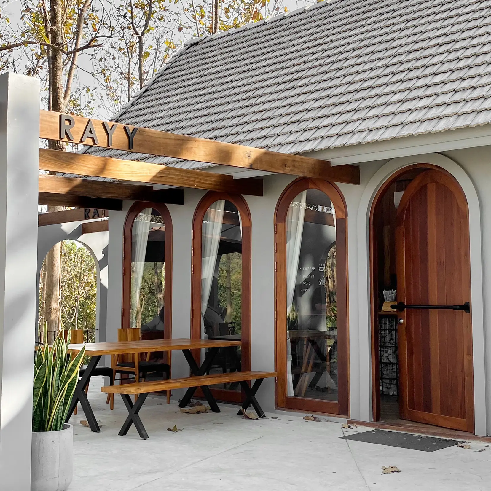 RAYY CAFE — คาเฟ่เกือบลับ แต่บรรยากาศดีมาก! | แกลเลอรีที่โพสต์โดย ...