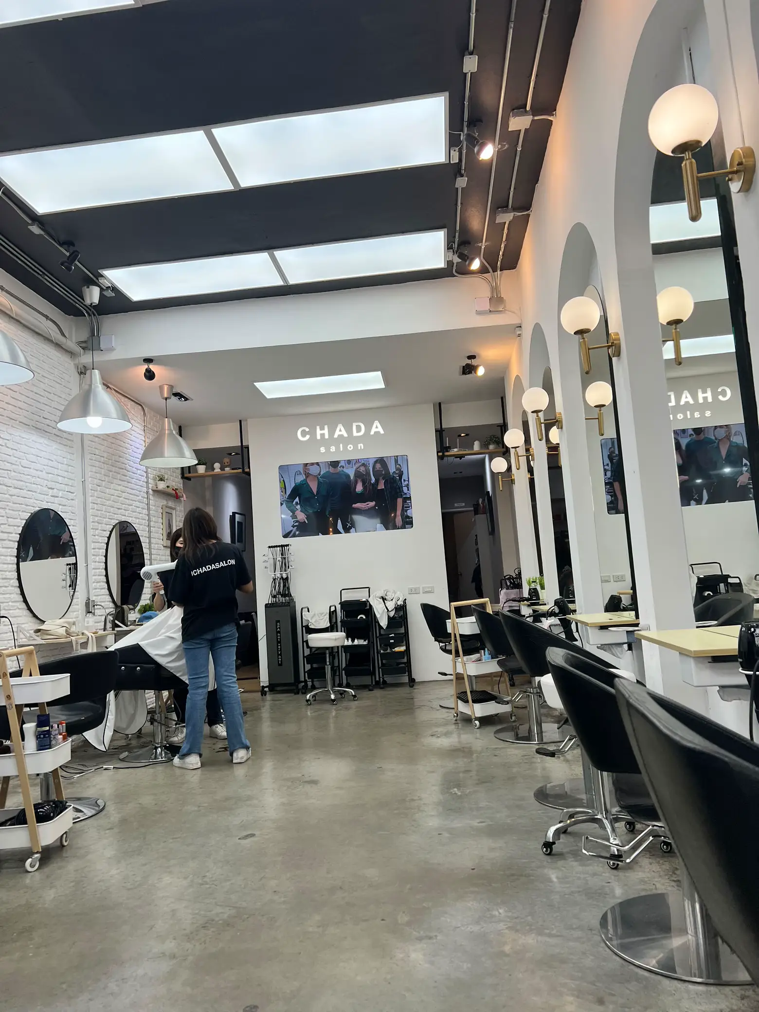 รีวิว ร้านตัดผม Chada salon ย่านทองหล่อ ️ 💈 | แกลเลอรีที่โพสต์โดย ...
