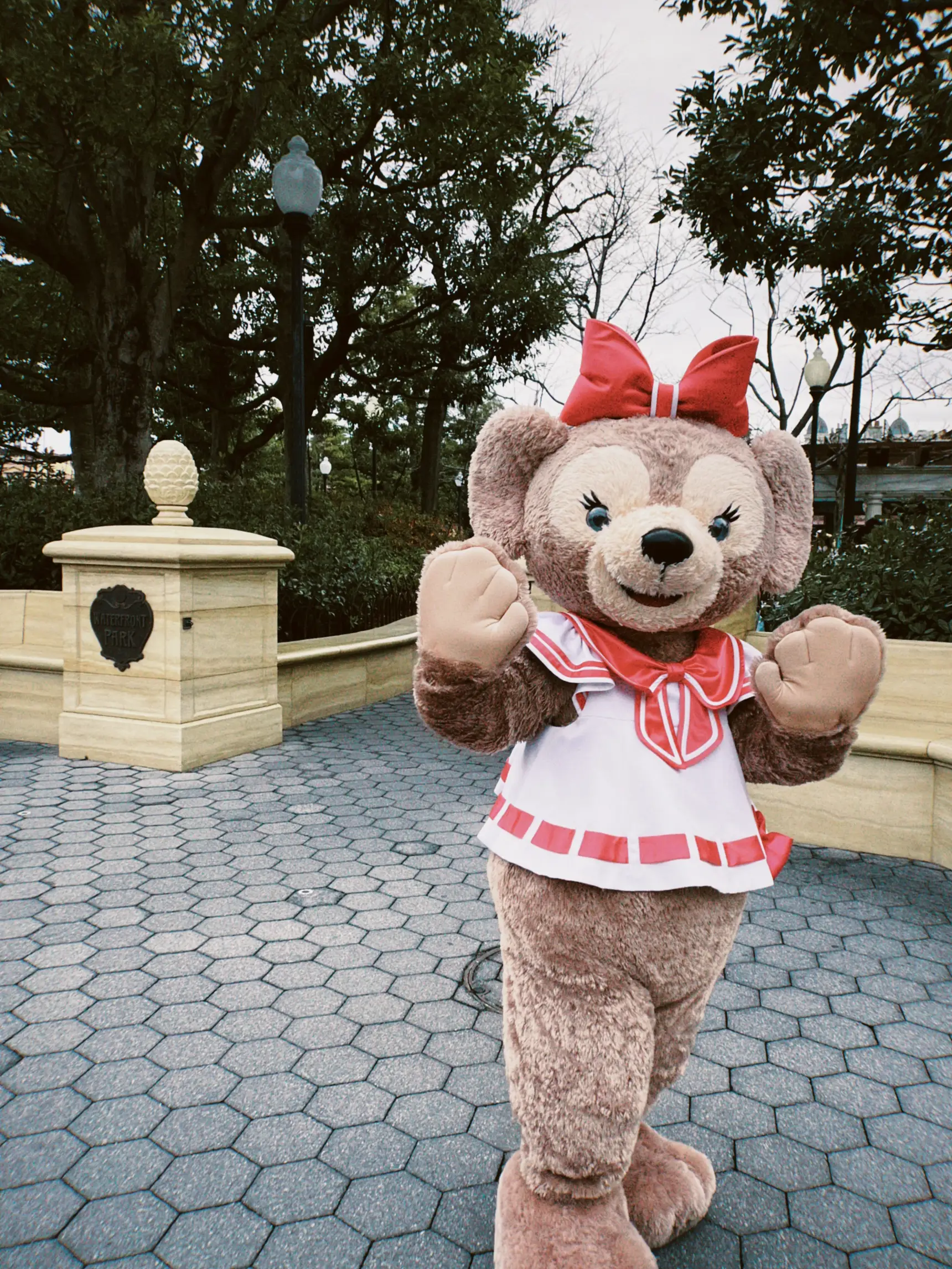 TOKYO DISNEYSEA OUTFIT (Denim On Denim)💙👖 | แกลเลอรีที่โพสต์โดย ...