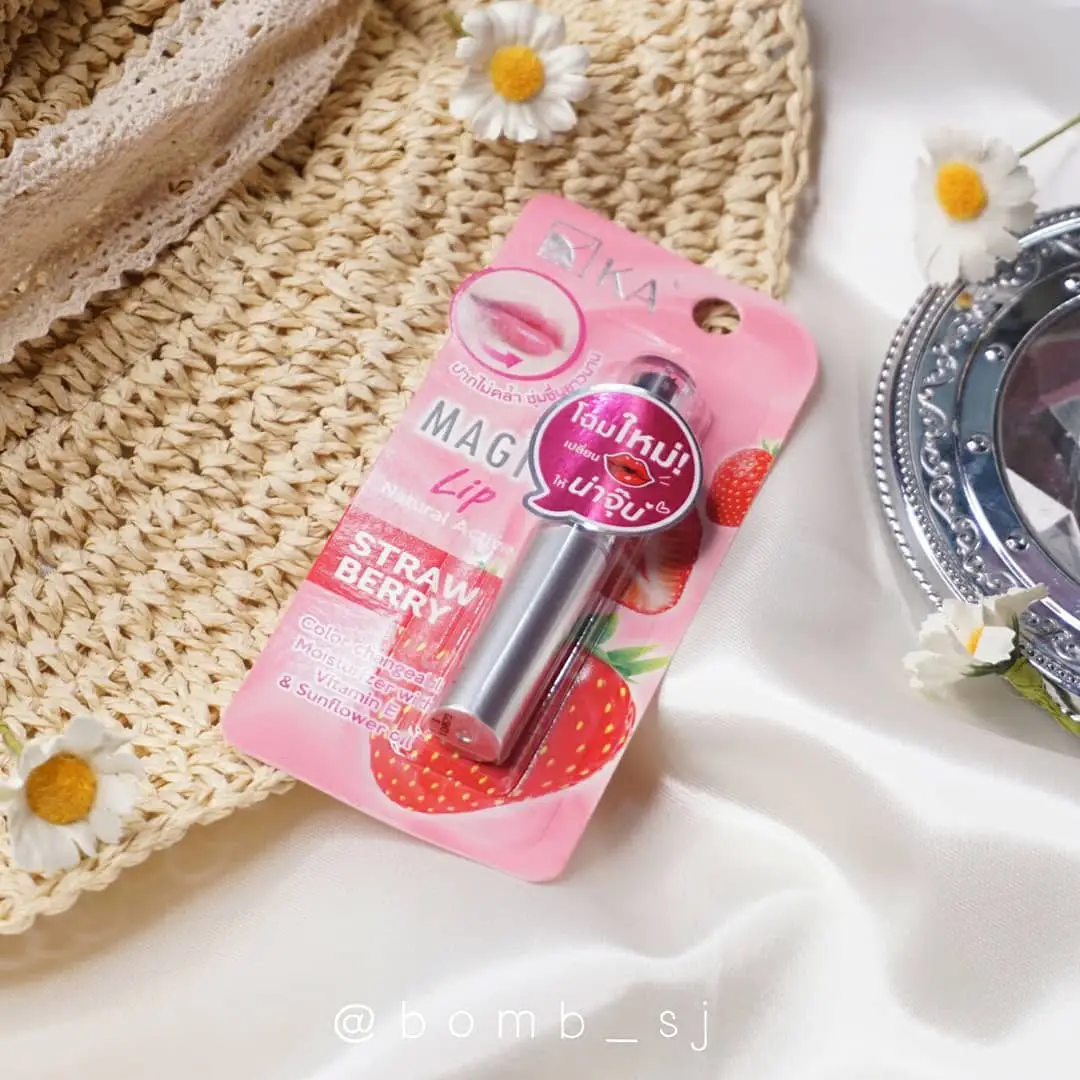 เป็นลิปมันที่สดใส ให้สีธรรมชาต | แกลเลอรีที่โพสต์โดย Bomb_sj | Lemon8