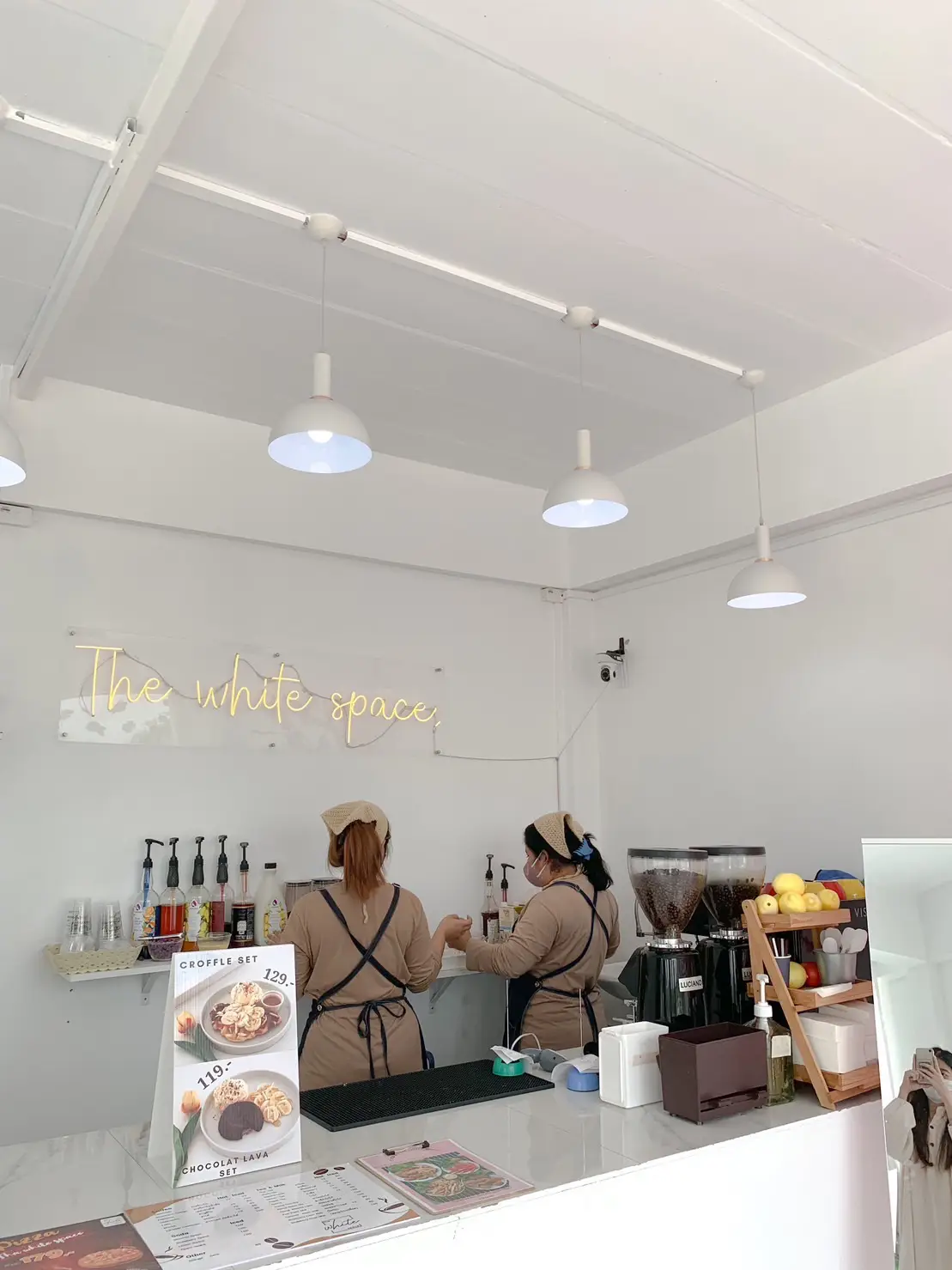 The white space cafe คาเฟ่ราชบุรี สไตล์เกาหลีขาวคลีน | Galeri disiarkan ...