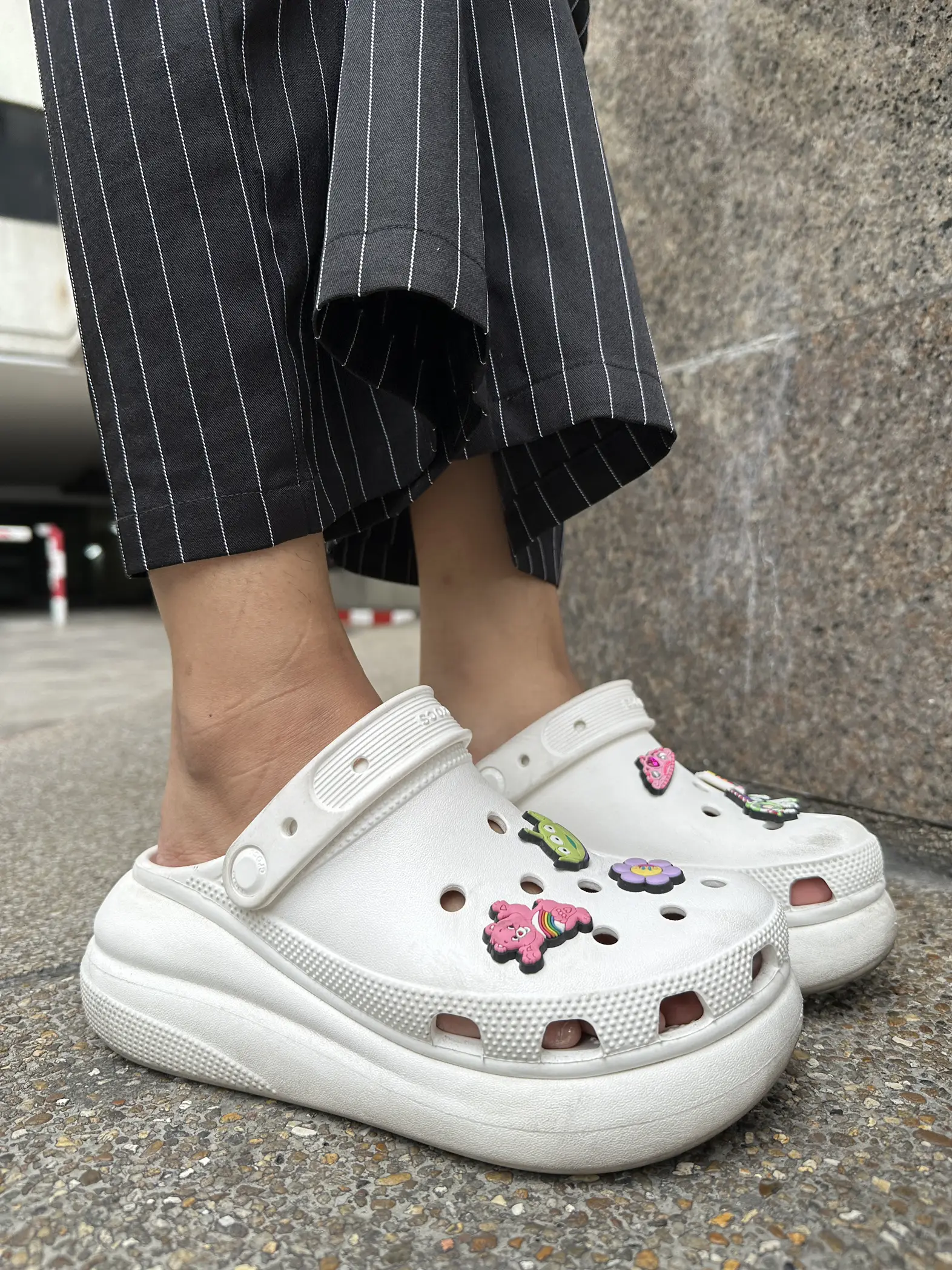 Crocs Crush Clog รองเท้ากันตาย ใส่สบายใส่ได้ตลอด☁️ | แกลเลอรีที่โพสต์ ...
