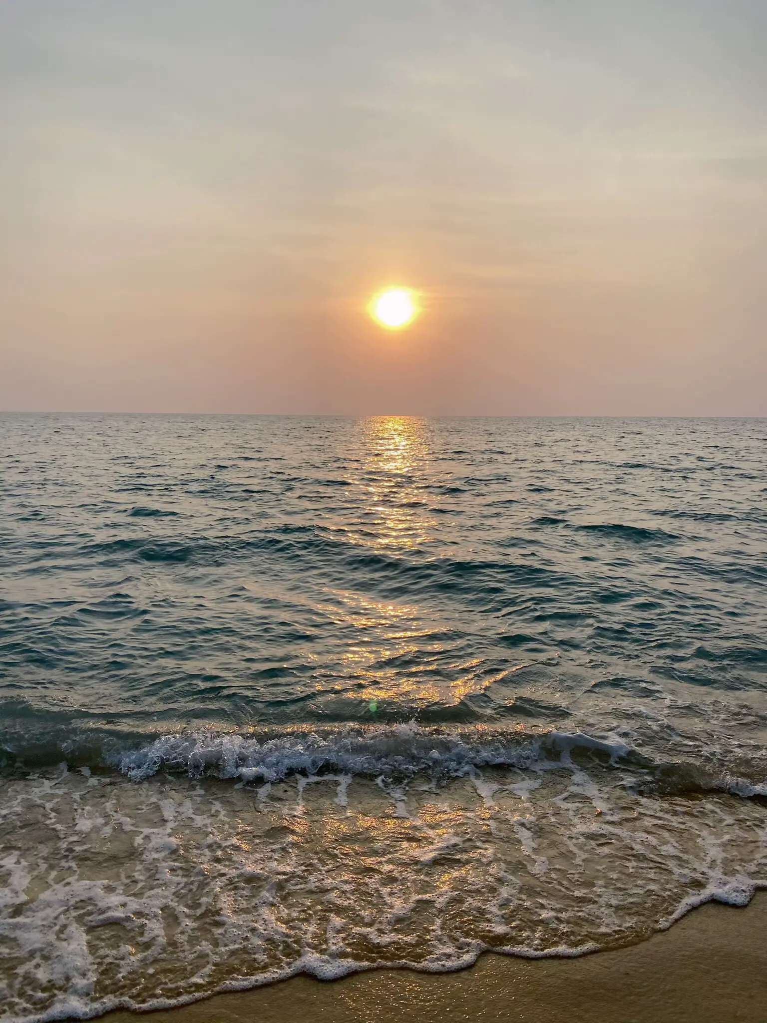 ถ่ายรูปทะเลแบบ No filter needed ! เผลอแบบไม่ตั้งใจ 🥂🌊⛱️ | แกลเลอรีที่ ...