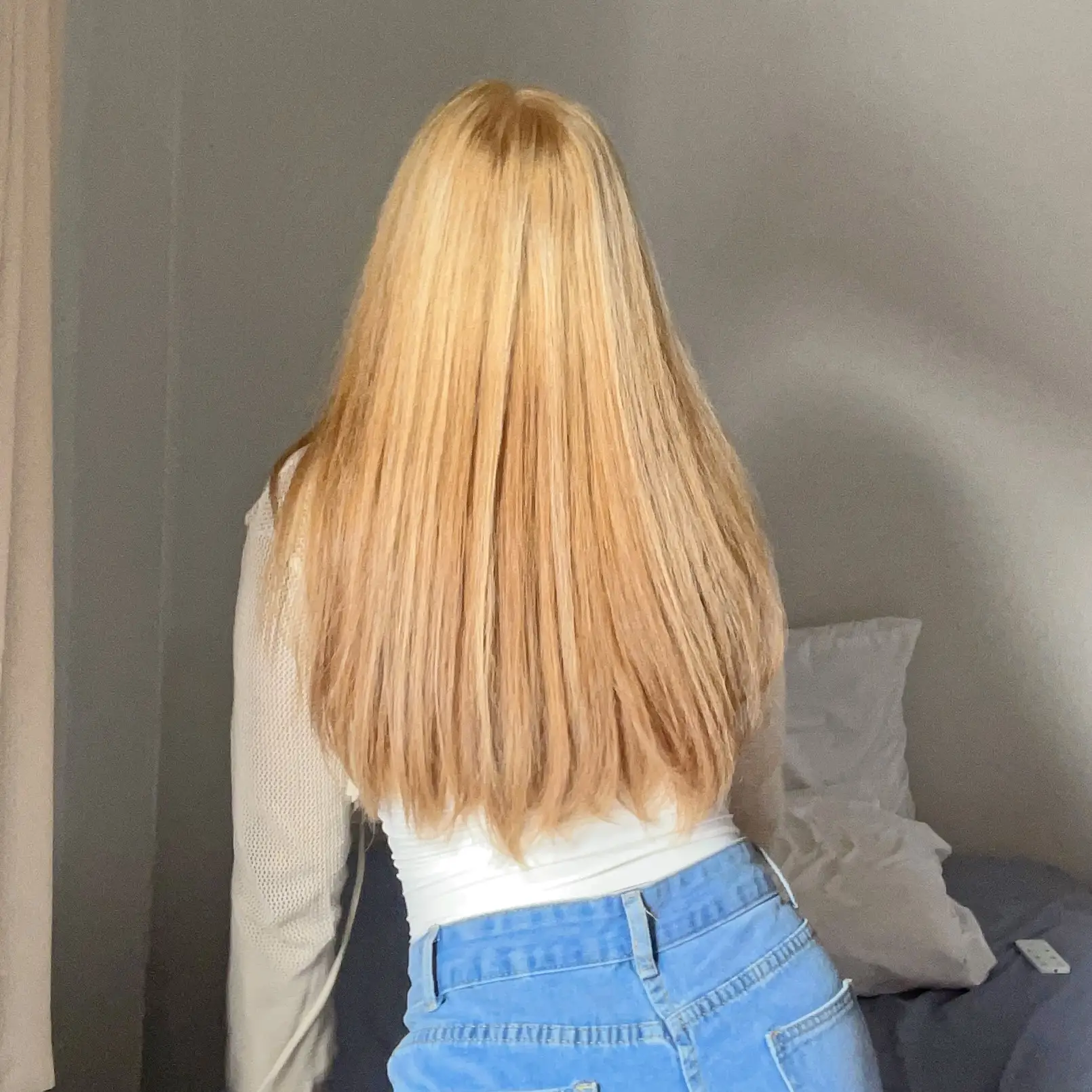 ฟอกผมด้วย L’oreal Paris และ ย้อมสี Ash Blonde Vaneka | แกลเลอรีที่โพสต์ ...