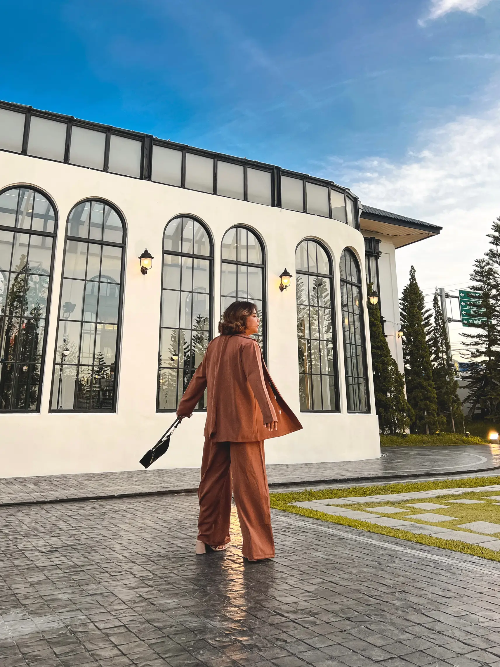 ภิวา กับ ชุดไปงานแต่ง แบบ สาวอวบ 💃🏻 | แกลเลอรีที่โพสต์โดย phiwa ♡ | Lemon8