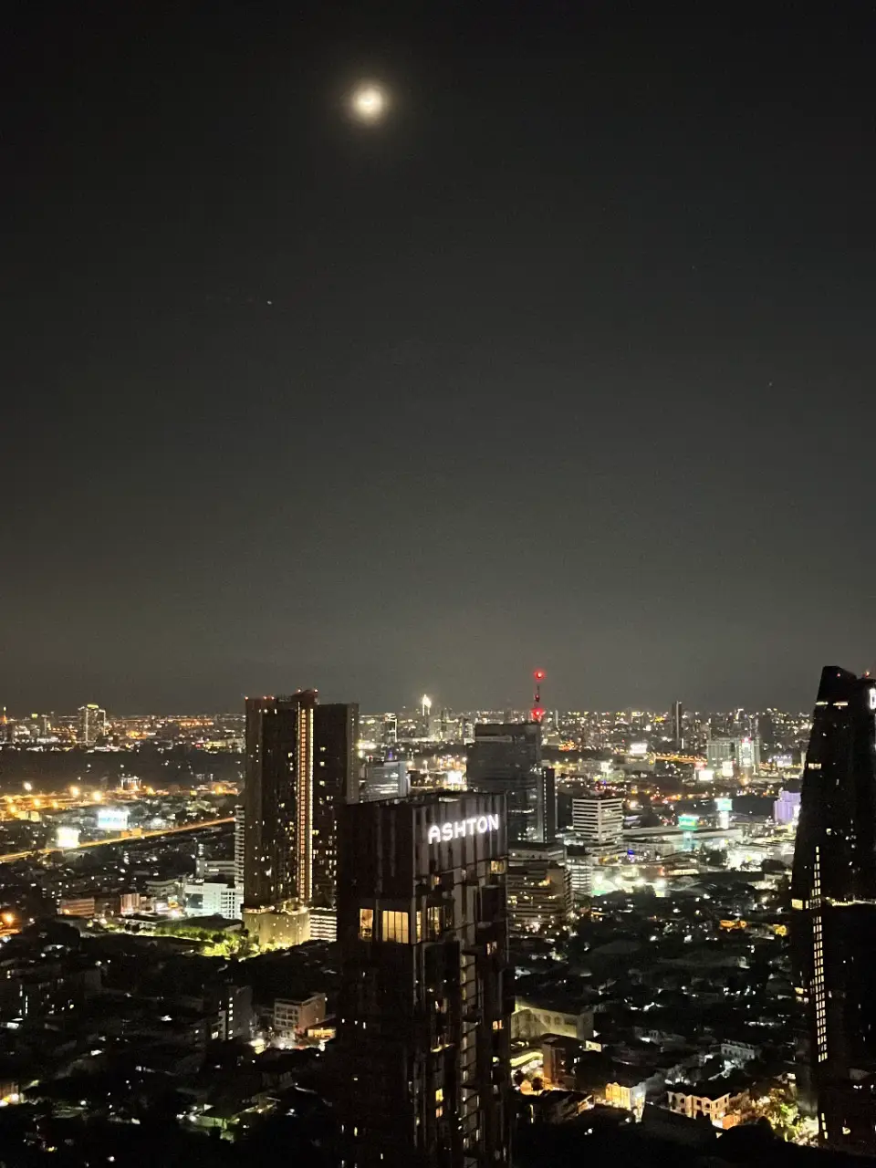 🍻Tchuca Rooftop Bar ย่านทองหล่อ-เอกมัย วิวชั้น 50 สวยๆ!! | แกลเลอรีที่ ...