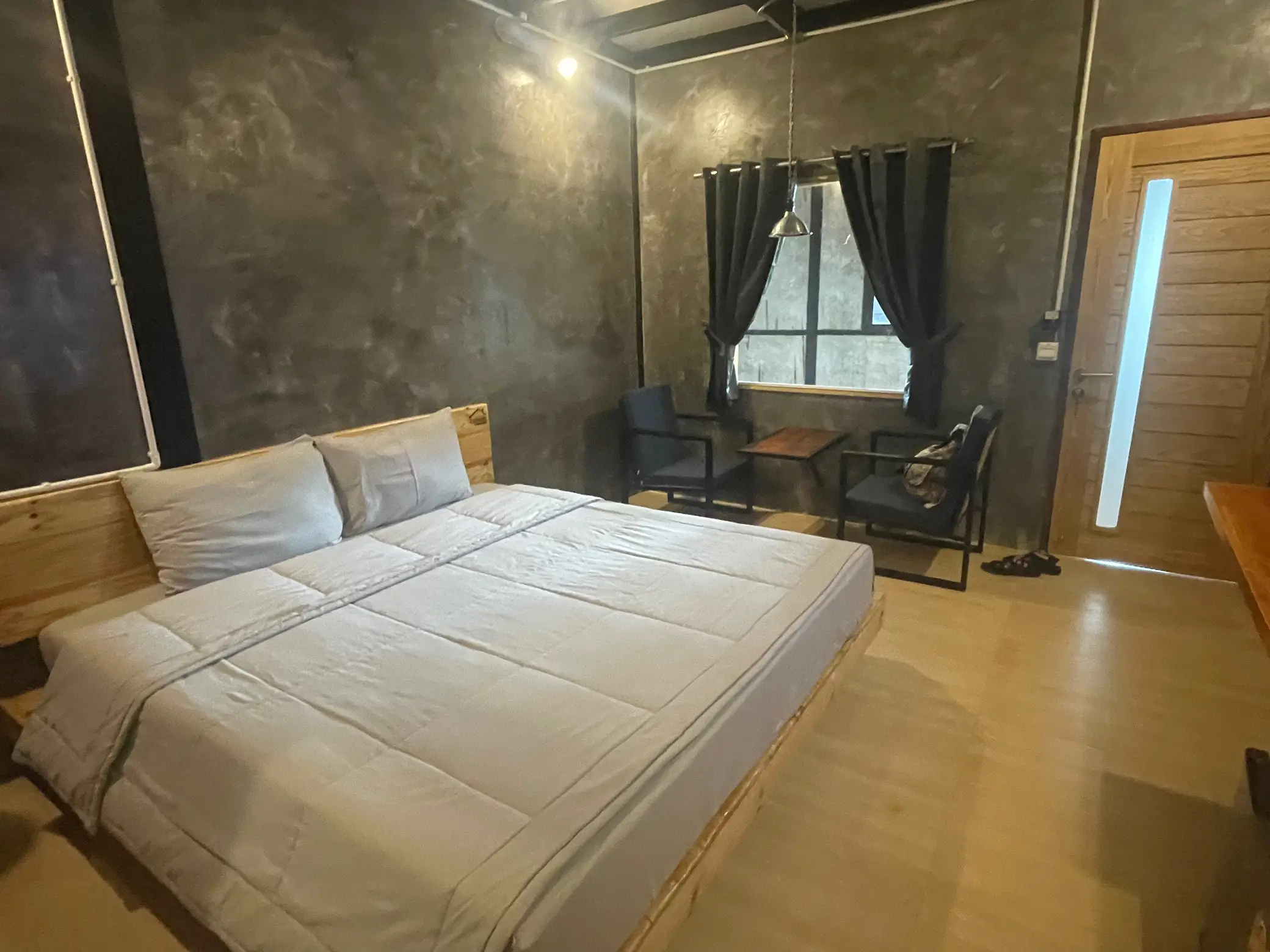 ที่พักเกาะล้าน ราคาน่ารัก🫶🏻 | แกลเลอรีที่โพสต์โดย phicha | Lemon8