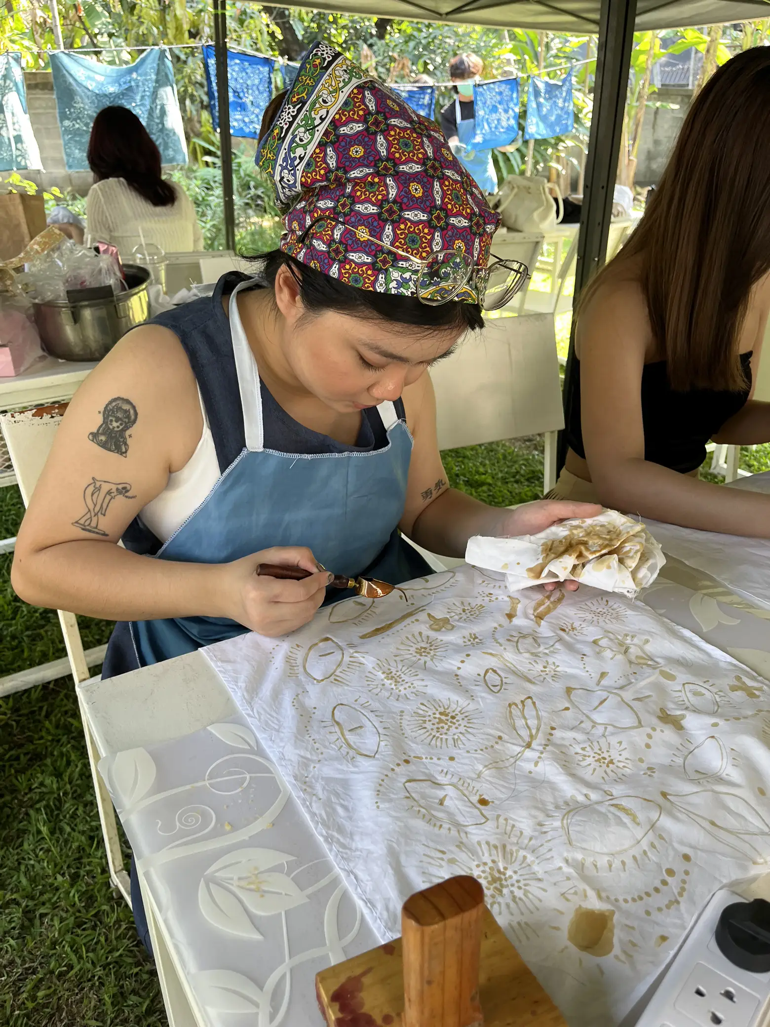 Workshop มัดย้อมมัดใจ กิจกรรมผ่อนคลายจิตใจ 😊 | แกลเลอรีที่โพสต์โดย Weem Sasisom | Lemon8