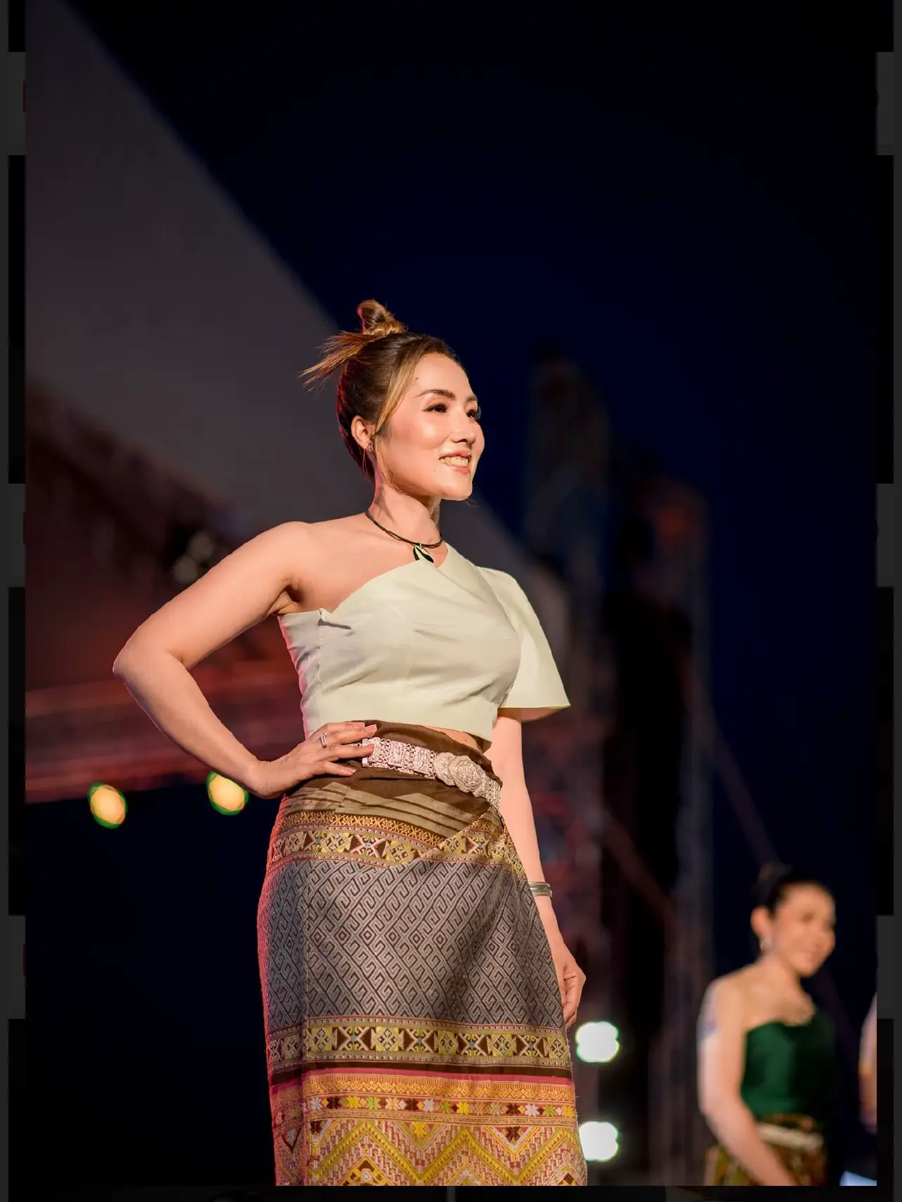 เดินแบบผ้าไหม | แกลเลอรีที่โพสต์โดย Ple 7824 | Lemon8