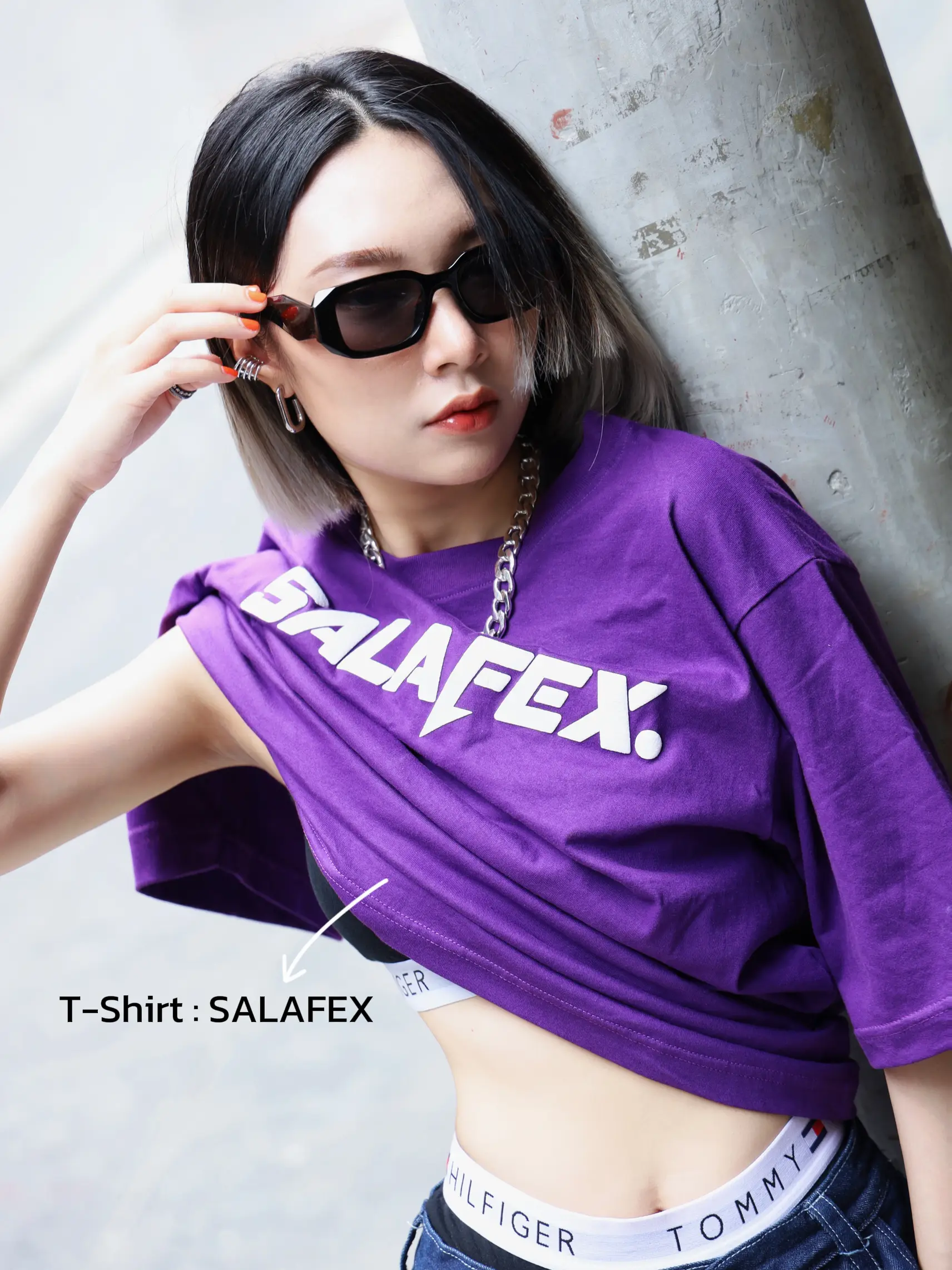 เสื้อยืดตัวเดียว ก็เท่ได้ 🖤 | แกลเลอรีที่โพสต์โดย Snux.SN | Lemon8