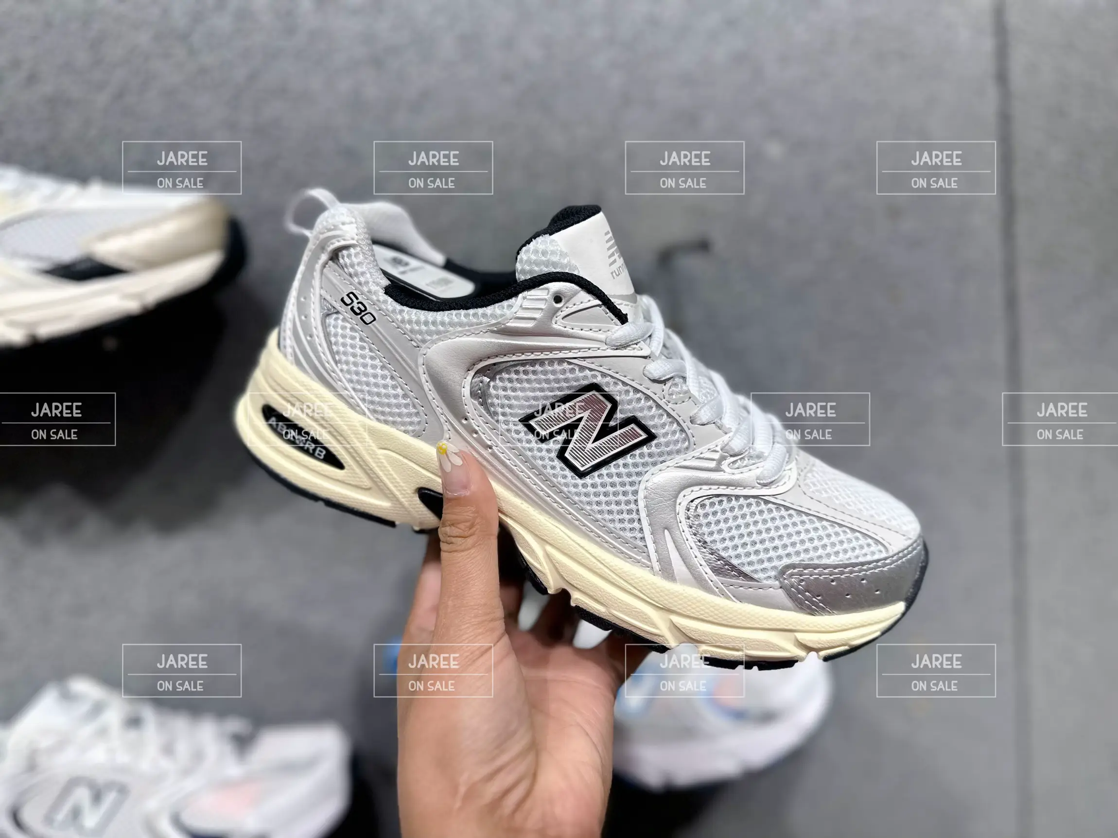 📍UPDATE NB 530 สีใหม่ 🌈 | แกลเลอรีที่โพสต์โดย ʝαɾҽҽ ɯσɾʅԃ ᵕ̈ | Lemon8