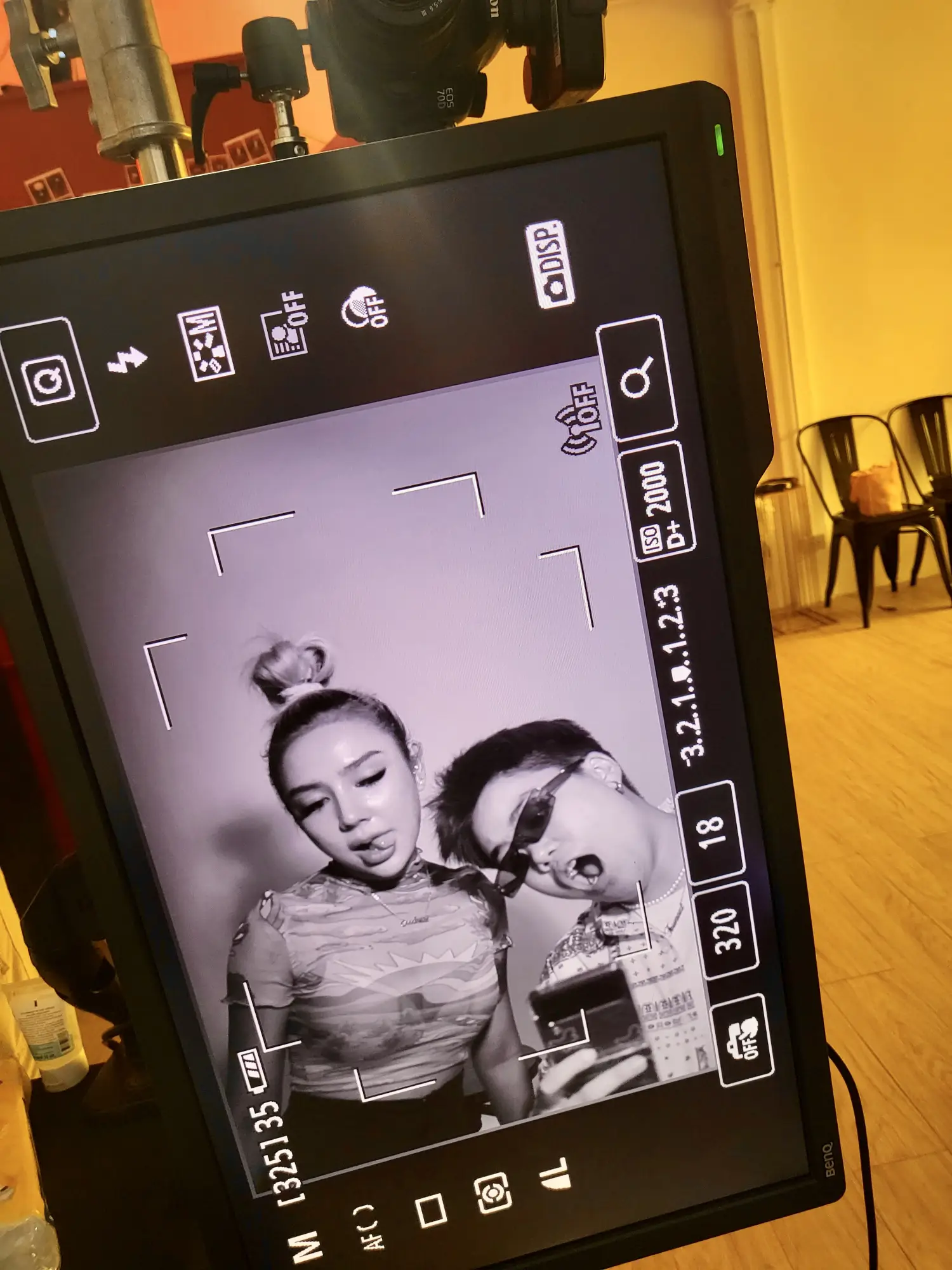 NAF—S 📸🎞🧨 สตูดิโอตู้แดงสุดเฟียสย่านใจกลางเมือง | แกลเลอรีที่โพสต์โดย ...