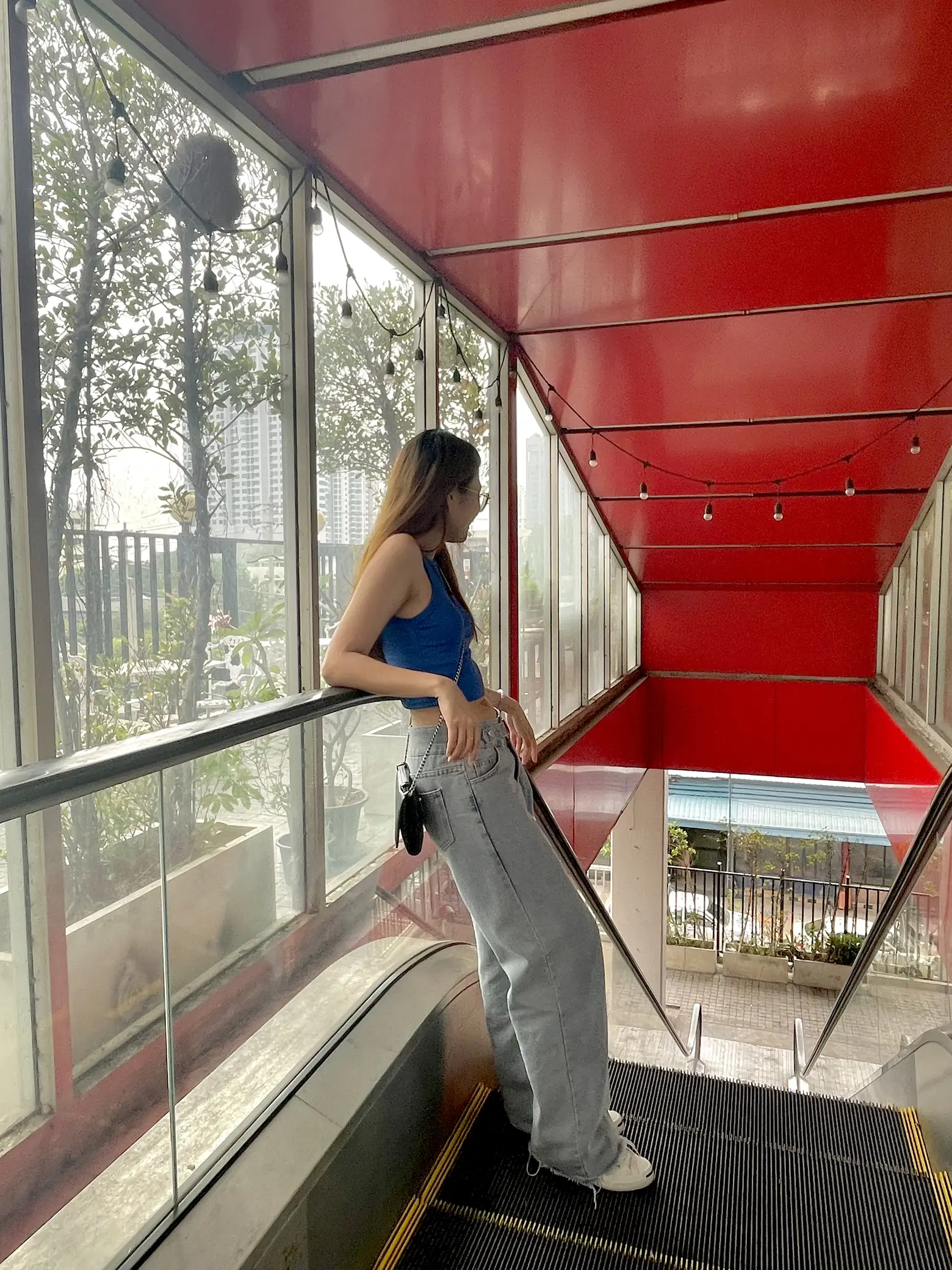 ถ่ายรูปเล่น..ตึกแดงจตุจักร🛍️🛒 | แกลเลอรีที่โพสต์โดย NAMI_XQ | Lemon8