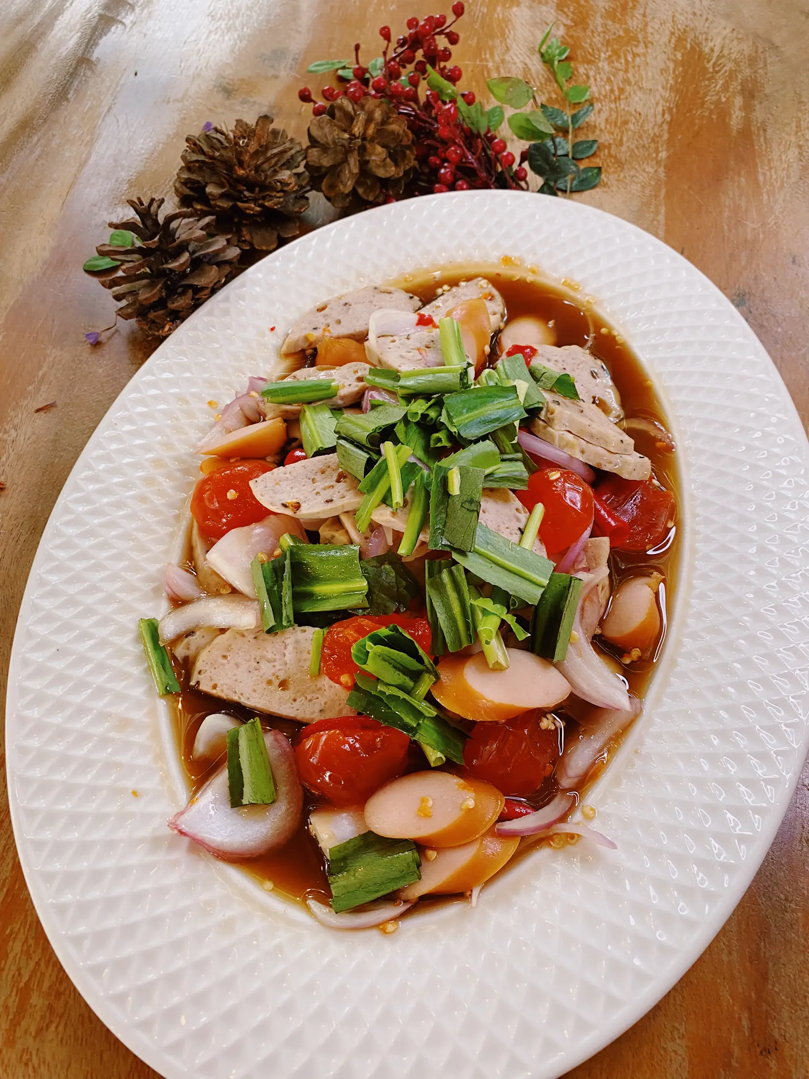 ยำหมูยอพิเศษไข่แดงไส้กรอก | วิดีโอที่เผยแพร่โดย Pang’s cooking | Lemon8