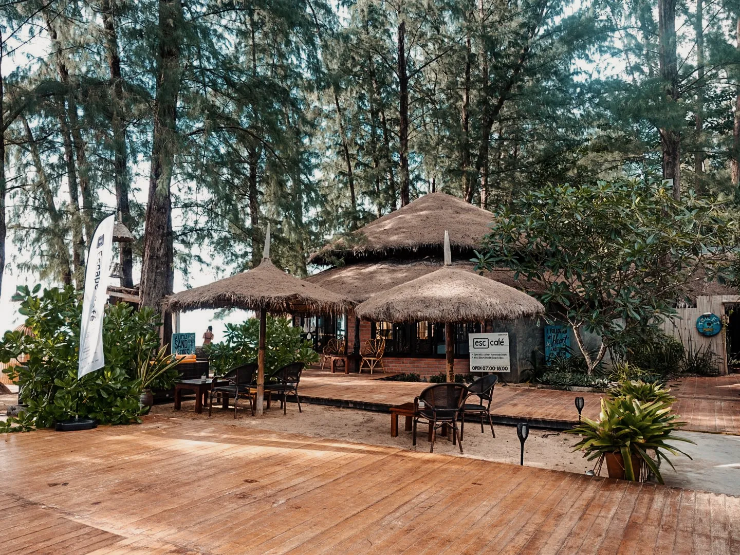 Escape Cafe' คาเฟ่ลับบนเกาะลันตา | แกลเลอรีที่โพสต์โดย LADY FANG 🍋 | Lemon8