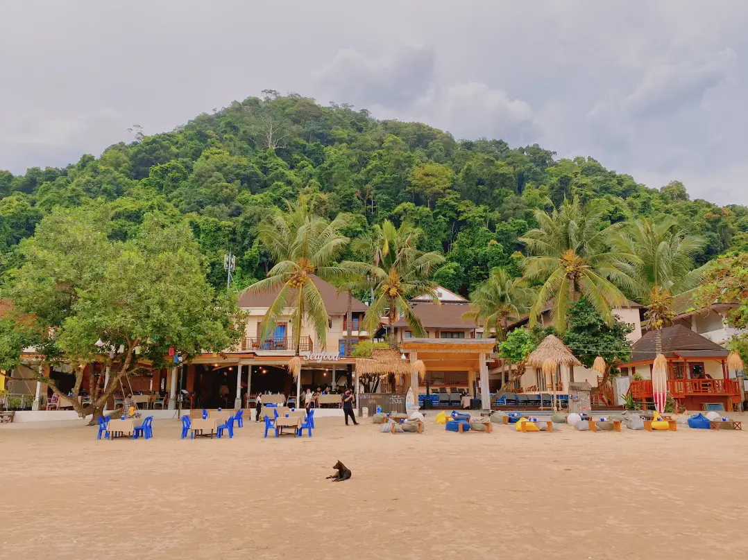 𝗠𝗮𝗰 𝗯𝗲𝗮𝗰𝗵 𝗯𝗮𝗿 เกาะช้าง | แกลเลอรีที่โพสต์โดย Fai’s Reviews | Lemon8