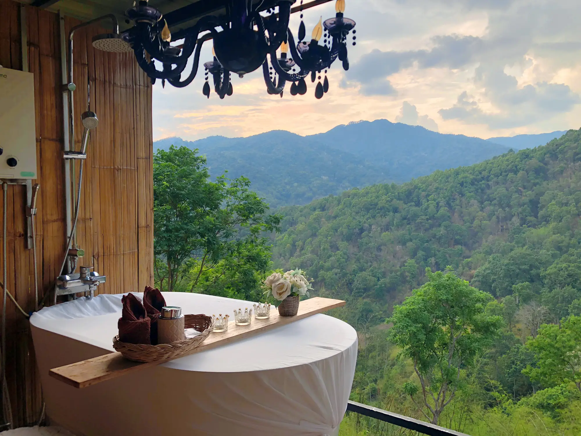 Oneday homestay หาที่พักกันอยู่ไหม ที่เที่ยวแม่แตง 😄 | แกลเลอรีที่โพสต์โดย PpSAmE | Lemon8