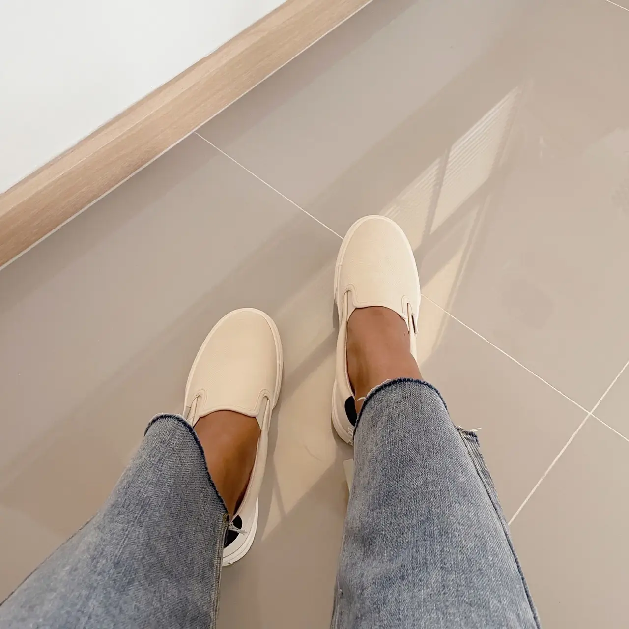 ป้ายยา รองเท้าSlip on แบรนด์Mc 🤍 | แกลเลอรีที่โพสต์โดย 15Aprilll🌿 | Lemon8