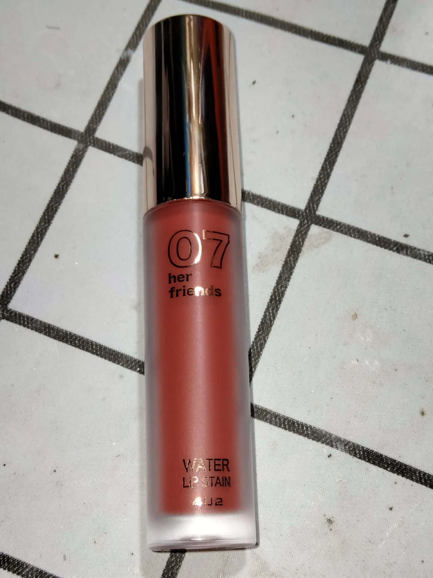 4u2 water Lip stain สี 07 her friends | แกลเลอรีที่โพสต์โดย รีวิวหมด🫶 | Lemon8