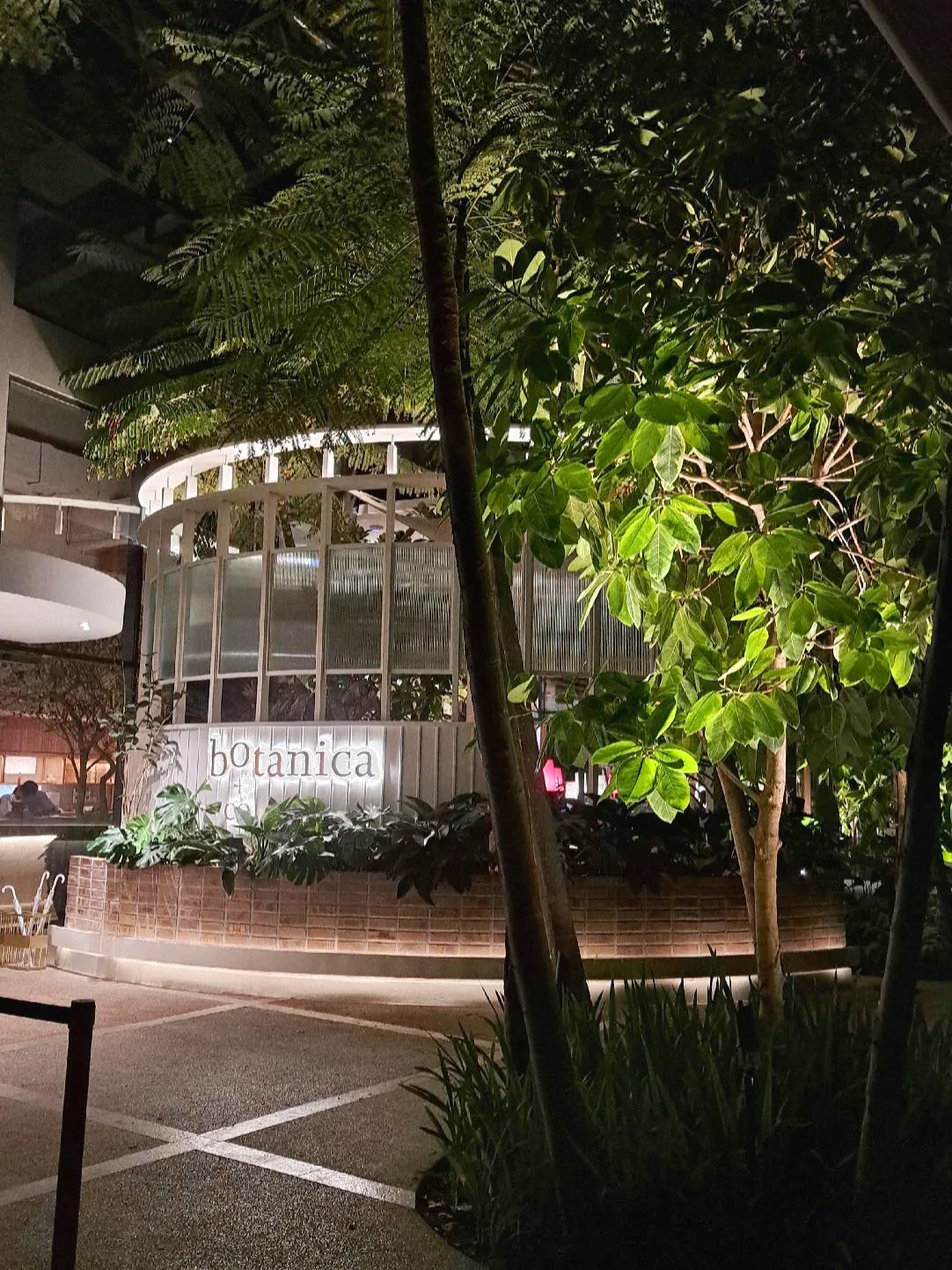 Where To Eat On A Date Night? | แกลเลอรีที่โพสต์โดย Chloe Tay | Lemon8