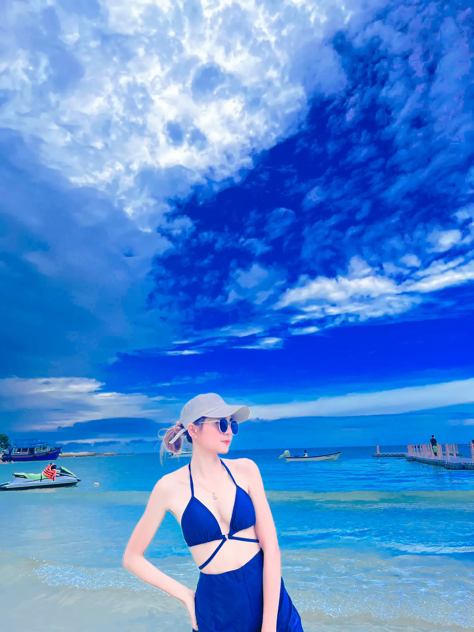 แจกท่าโพสถ่ายริมทะเล๊ 🌊 | แกลเลอรีที่โพสต์โดย Ntp.nan | Lemon8