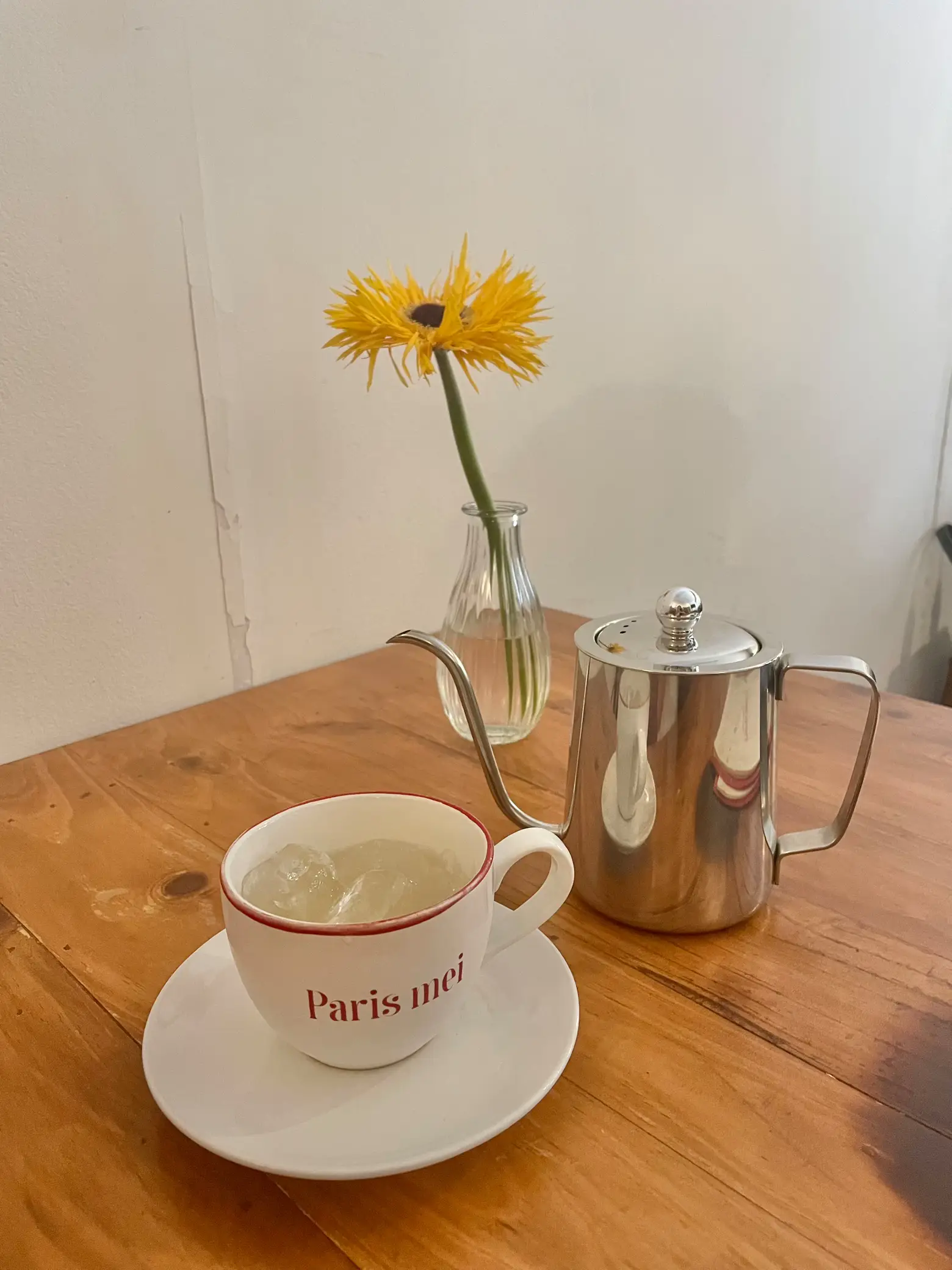 Paris Mei คาเฟ่ Cozy บรรยากาศน่ารัก 🪑🤍💫🧺 | แกลเลอรีที่โพสต์โดย opal658 | Lemon8