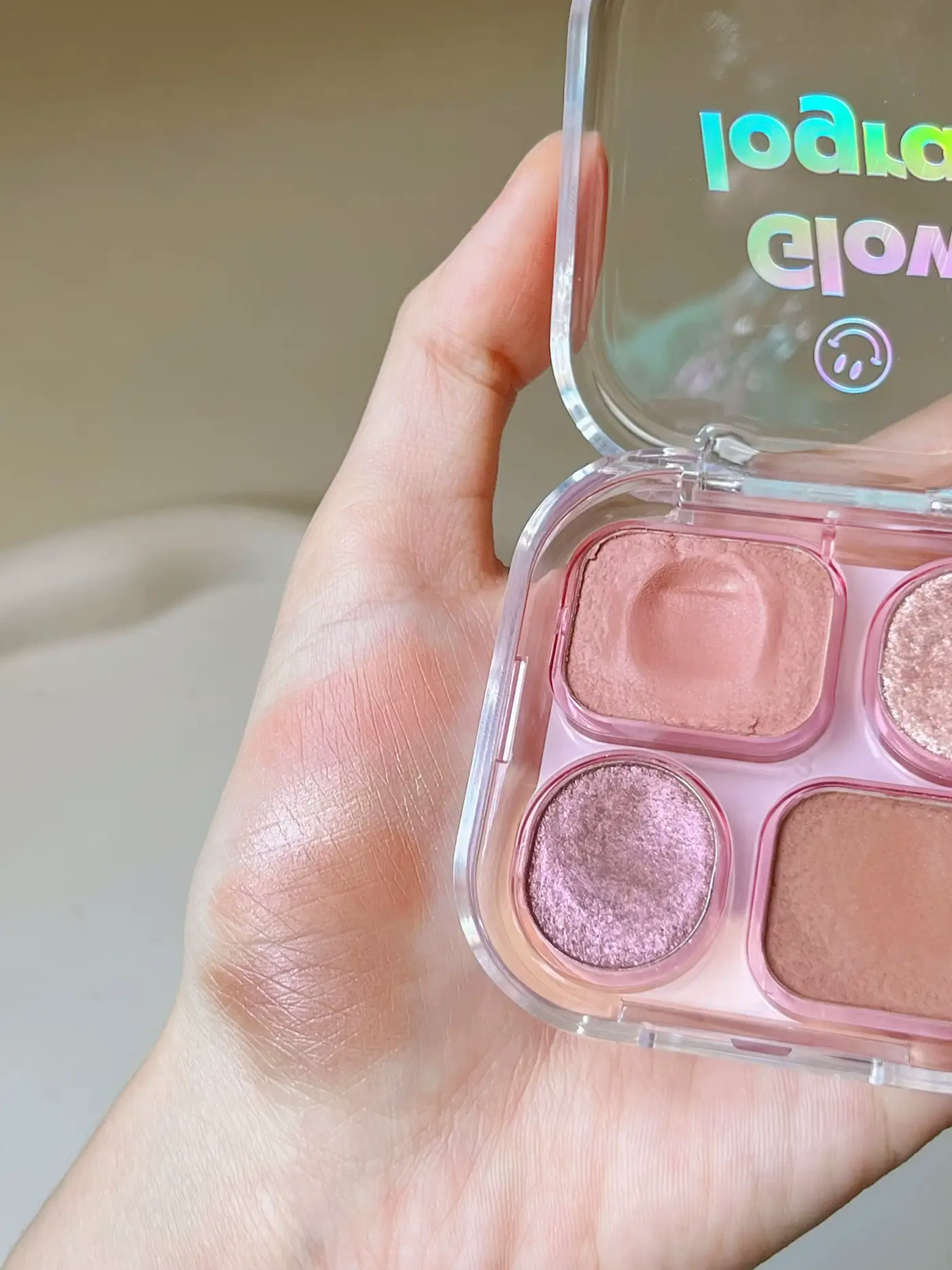 👀ป้ายยาอายแชโดว์เนื้อโมจิ! สีสวยเนื้อนู่มม💖 | แกลเลอรีที่โพสต์โดย ...