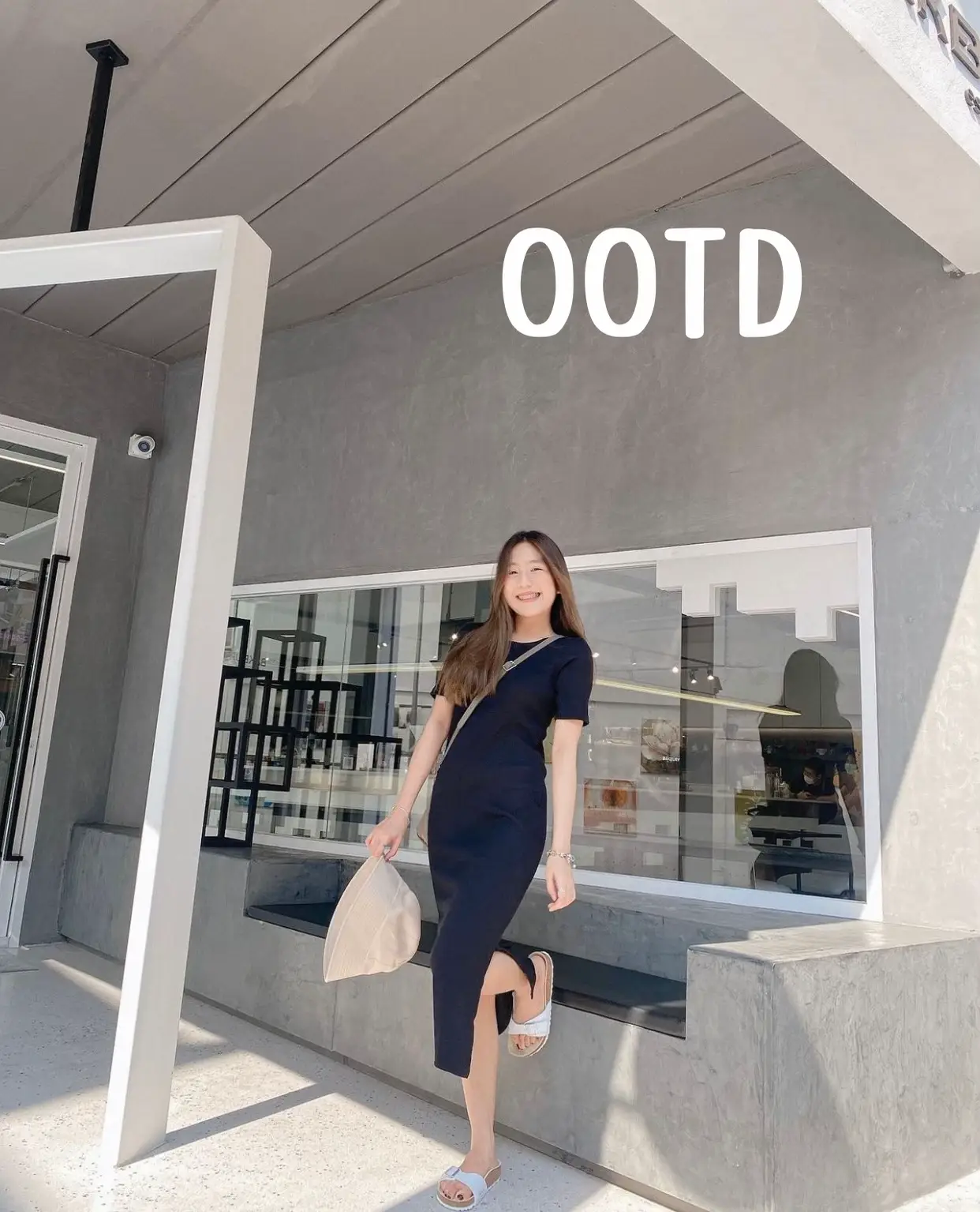 ง่ายๆเดรสตัวเดียวจบ 🫶🏻 | แกลเลอรีที่โพสต์โดย myymines | Lemon8