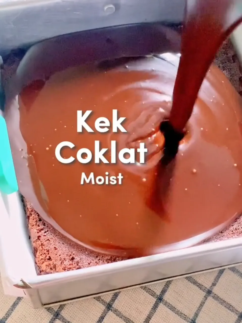 Resepi Kek Coklat Moist (Ganache) Part 3 | วิดีโอที่เผยแพร่โดย Puan ...