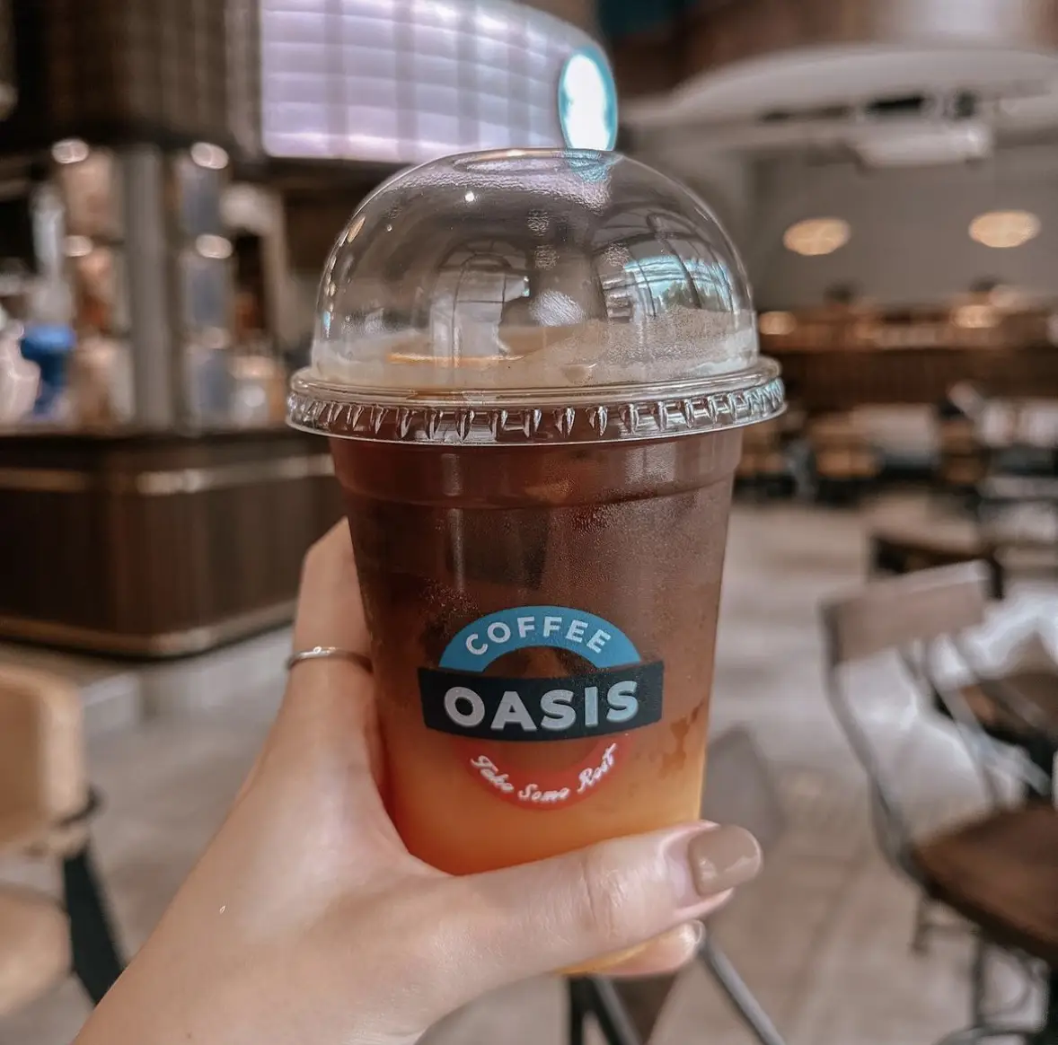 Oasis Coffee สาขาจุฬา | คาเฟ่ 24 ชม เอาใจสายทำงานดึก 🧑🏻‍💻 | แกลเลอรีที่โพสต์โดย FIATz | Lemon8