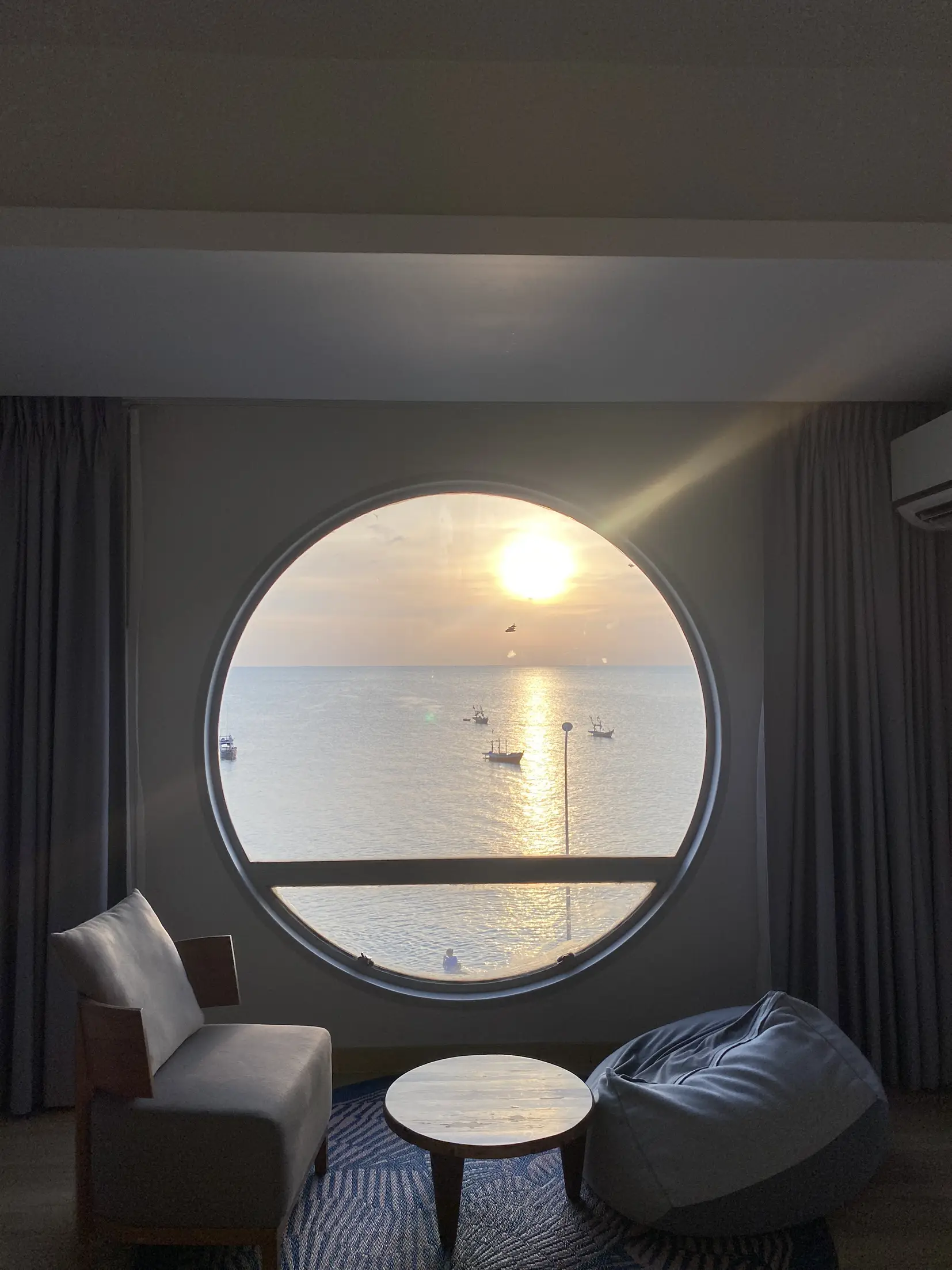 🏖 ที่พักติดทะเลบางแสน วิวสวย ห้องสไตล์ญี่ปุ่นมาก งบ 900฿ 🤎 | แกลเลอรีที่โพสต์โดย Ploiilyploy ...