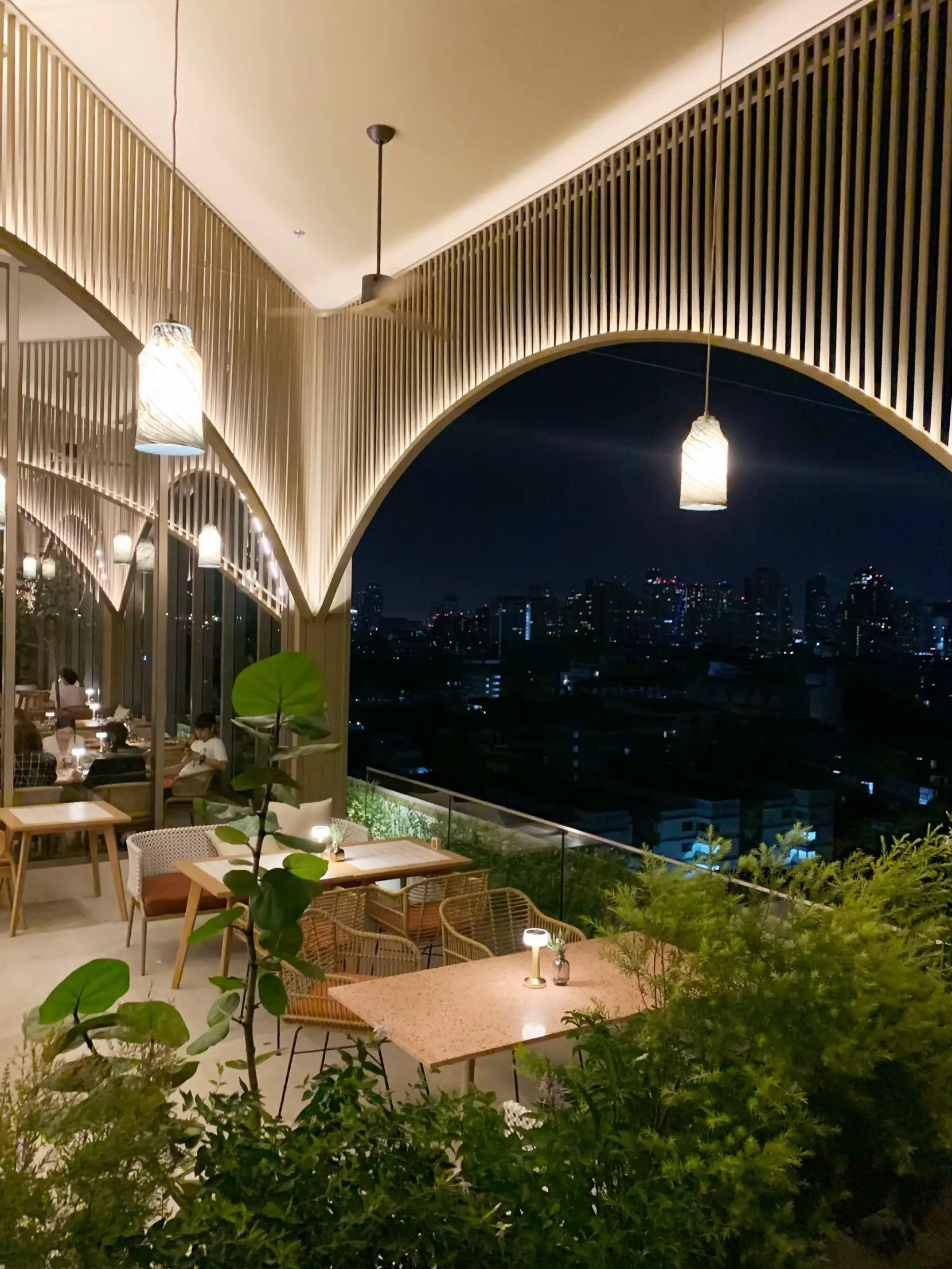 SOL & LUNA BKK Romantic Atmosphere Rooftop Restaurant | Gallery posted ...