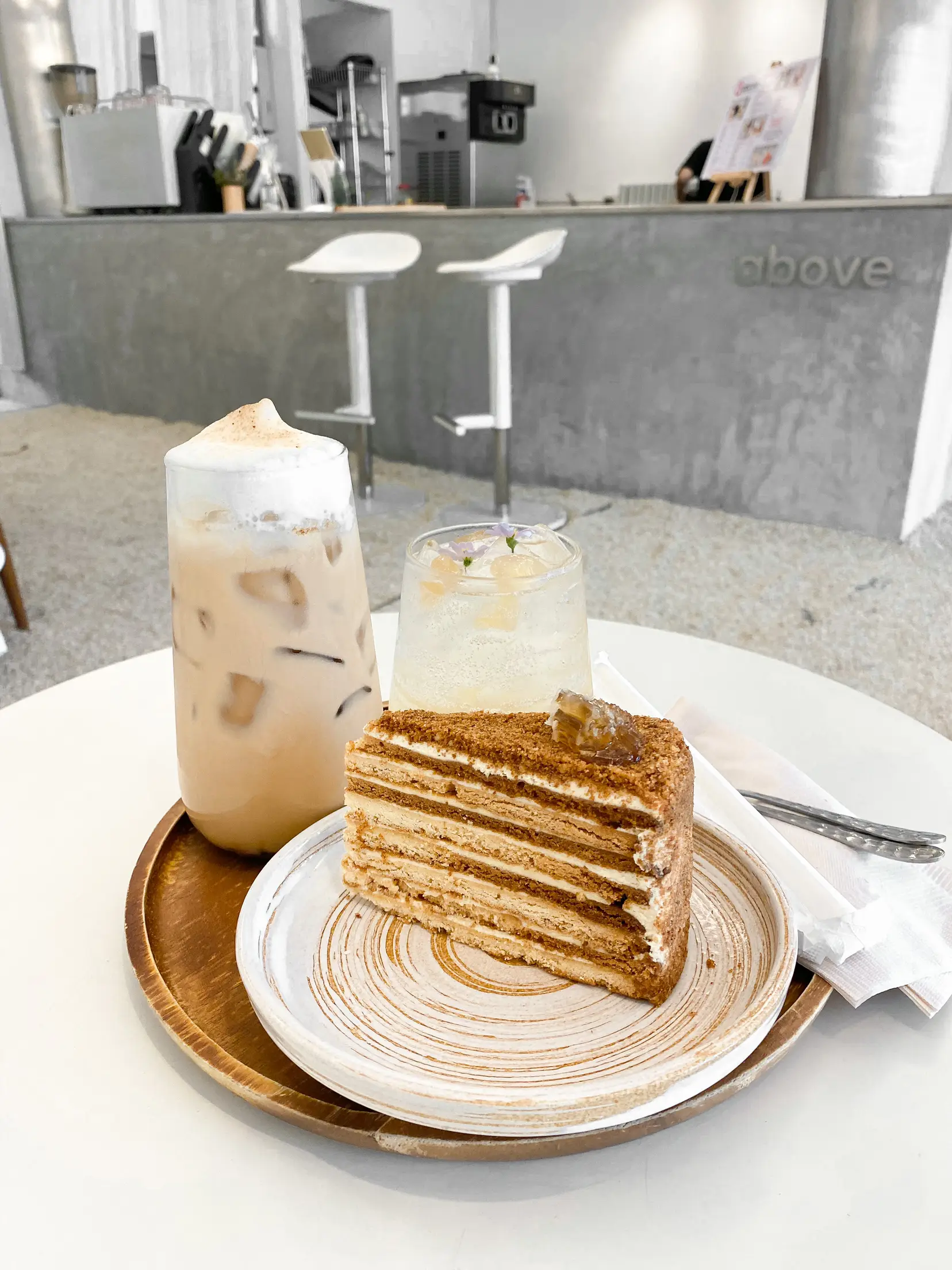 Above coffee bistro คาเฟ่เตาปูน | แกลเลอรีที่โพสต์โดย b e n z. | Lemon8