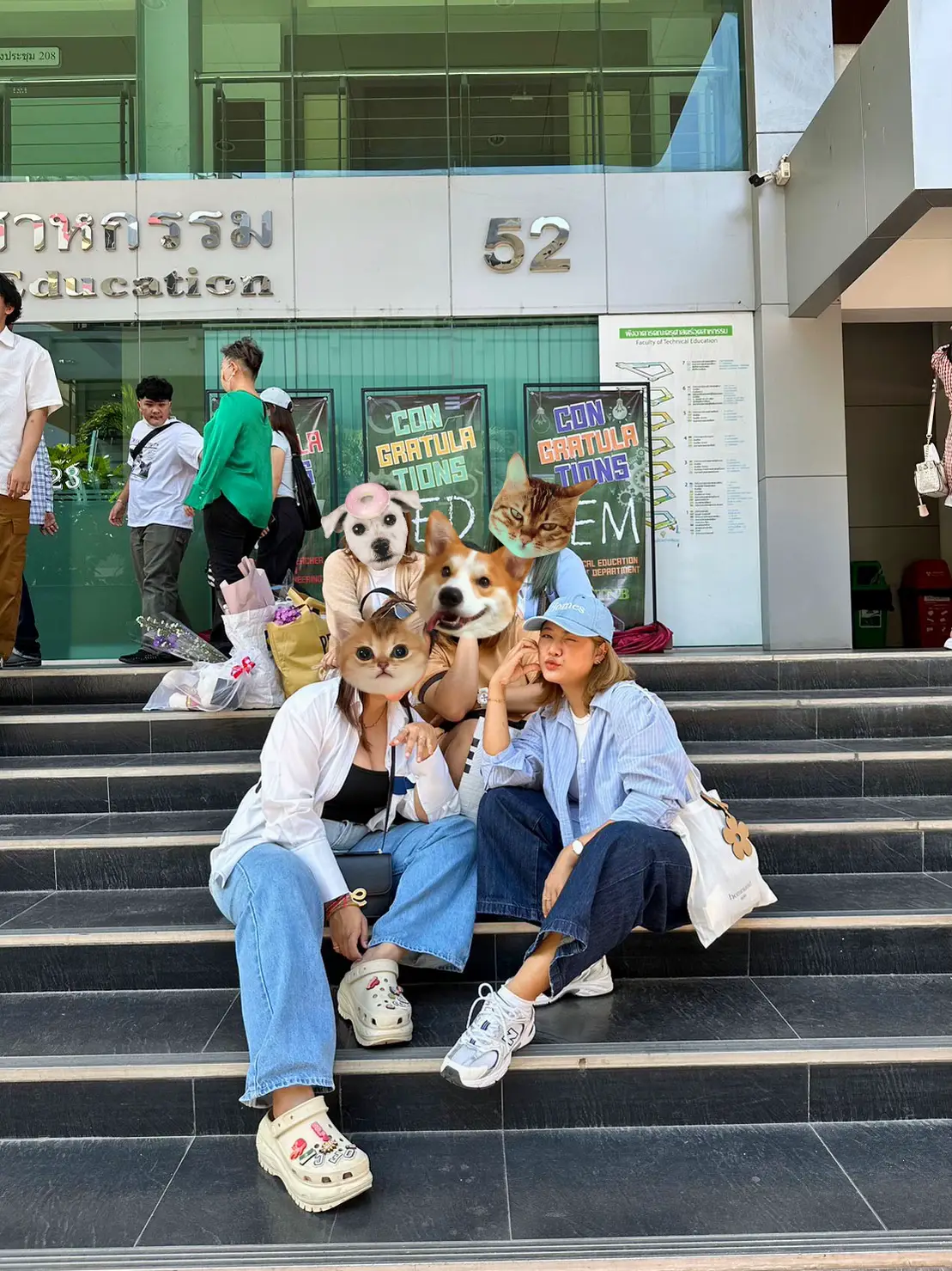 🎓Congratulations! Outfits ด้วยลุค baby blue🧵🪡 | แกลเลอรีที่โพสต์โดย ...