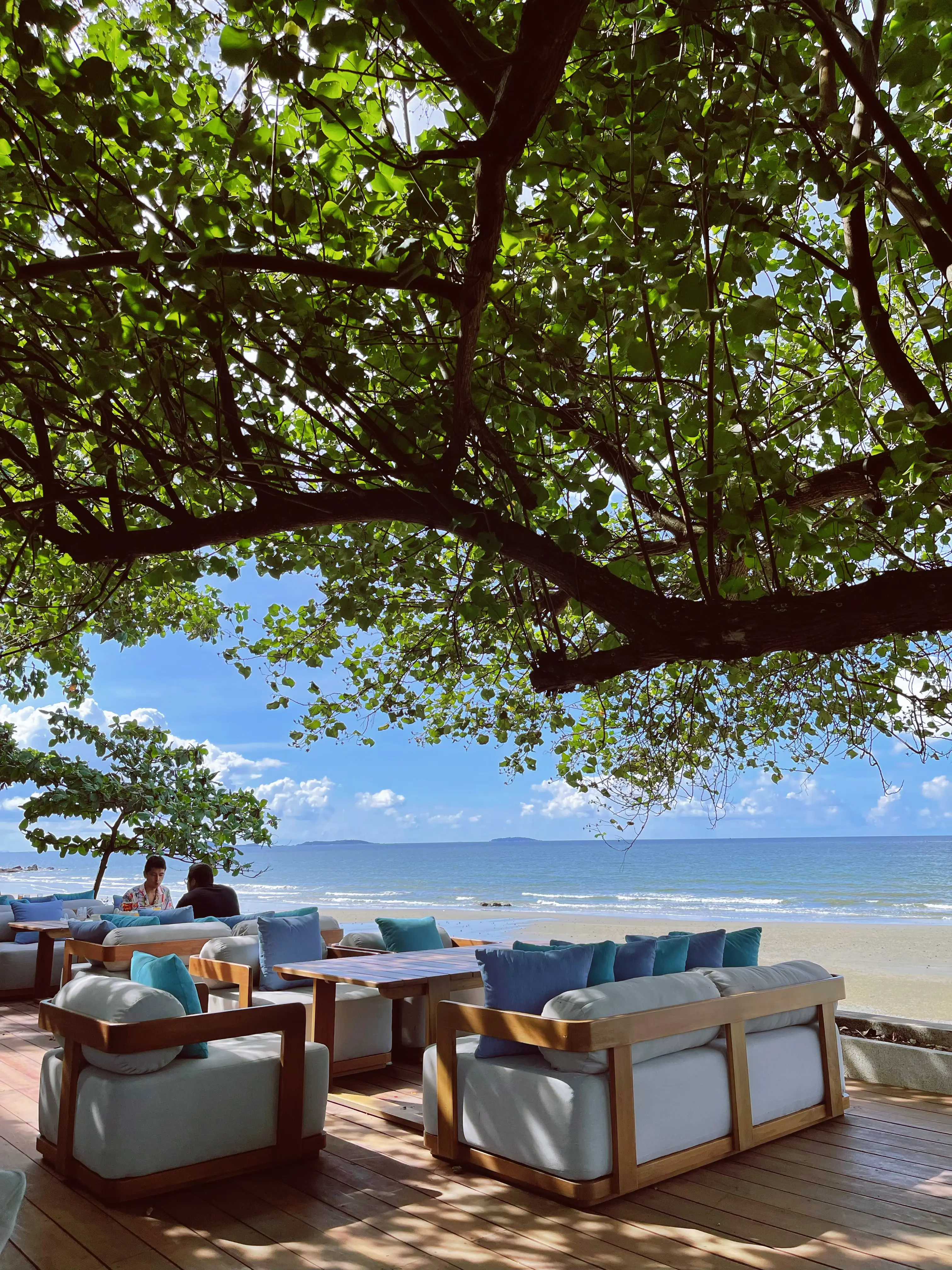 ปักหมุด ที่พักติดทะเลระยอง 🌤🌴📸 ถูกใจชาวโซเชียลแน่นอน | แกลเลอรีที่โพสต์โดย toffeesrt | Lemon8