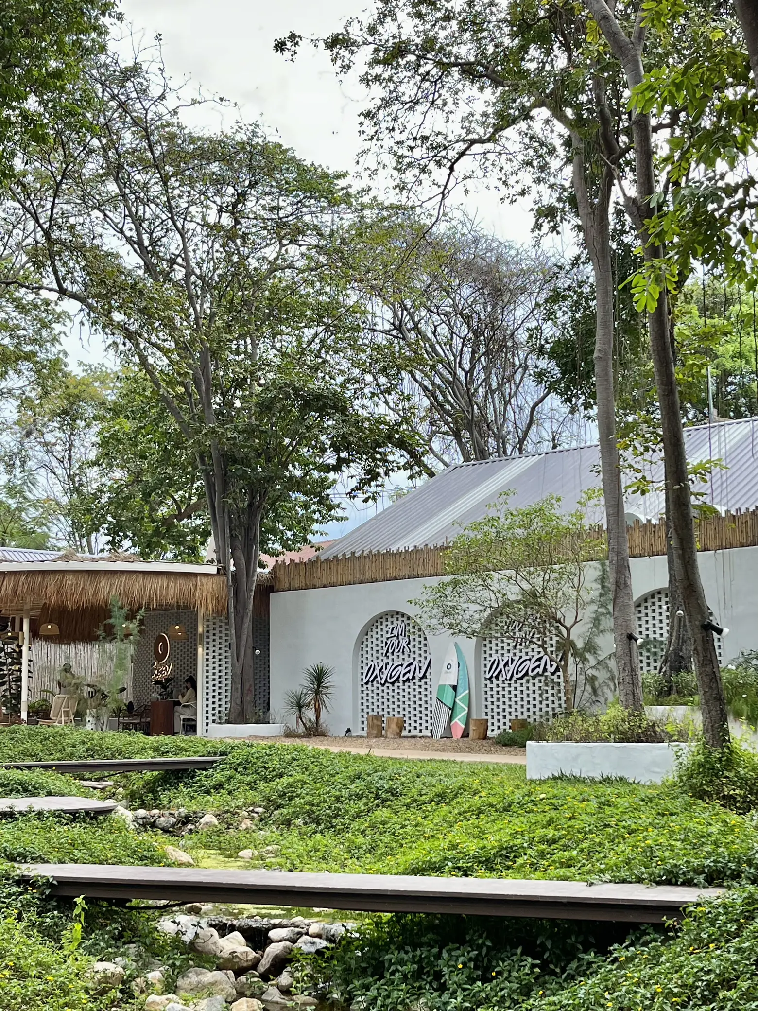 คาเฟ่พัทยาริมทะเล “The Oxygen Beachfront Oasis” | แกลเลอรีที่โพสต์โดย ...